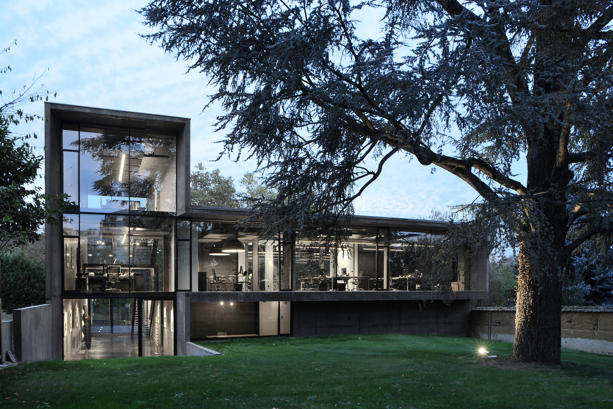 Gallery of AUM Pierre Minassian Offices / AUM Pierre Minassian - 4