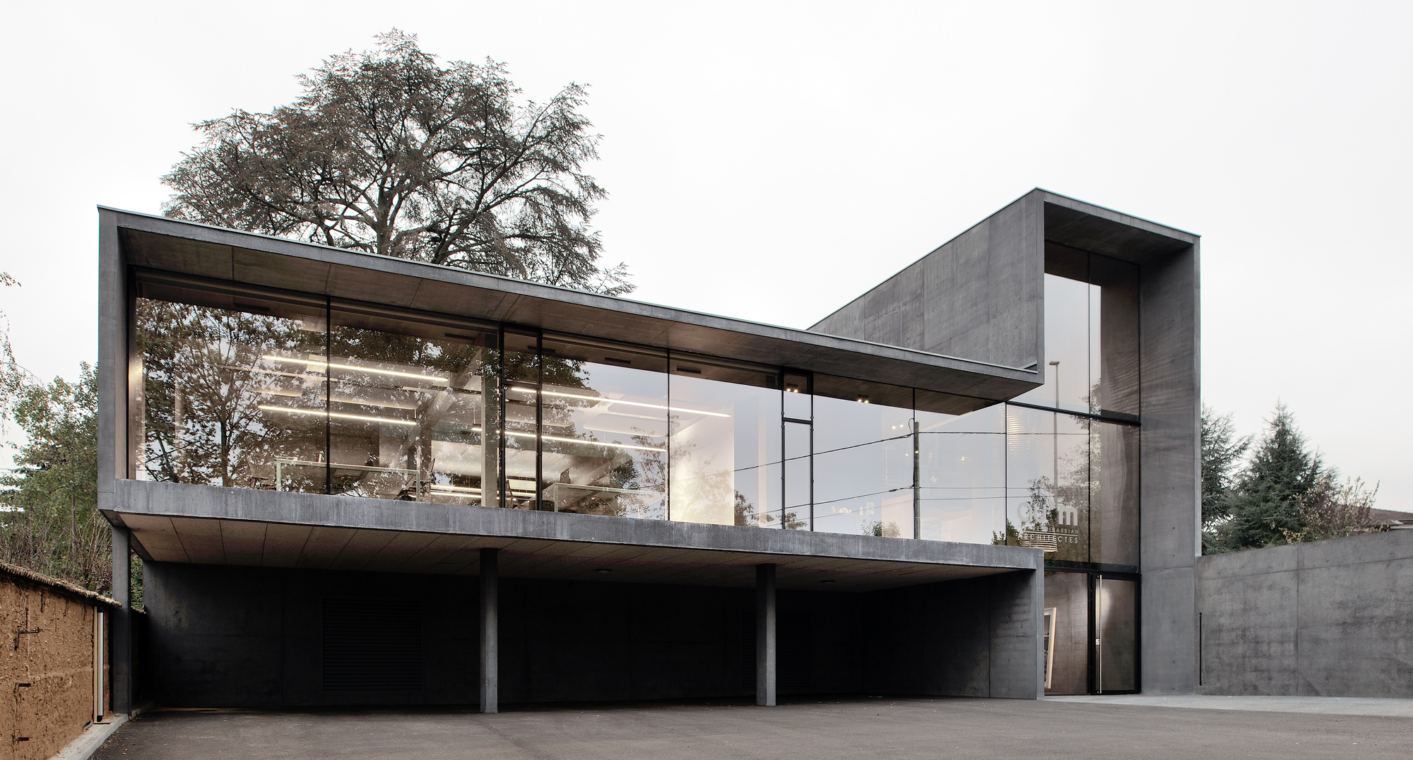 AUM Pierre Minassian Offices / AUM Pierre Minassian | ArchDaily