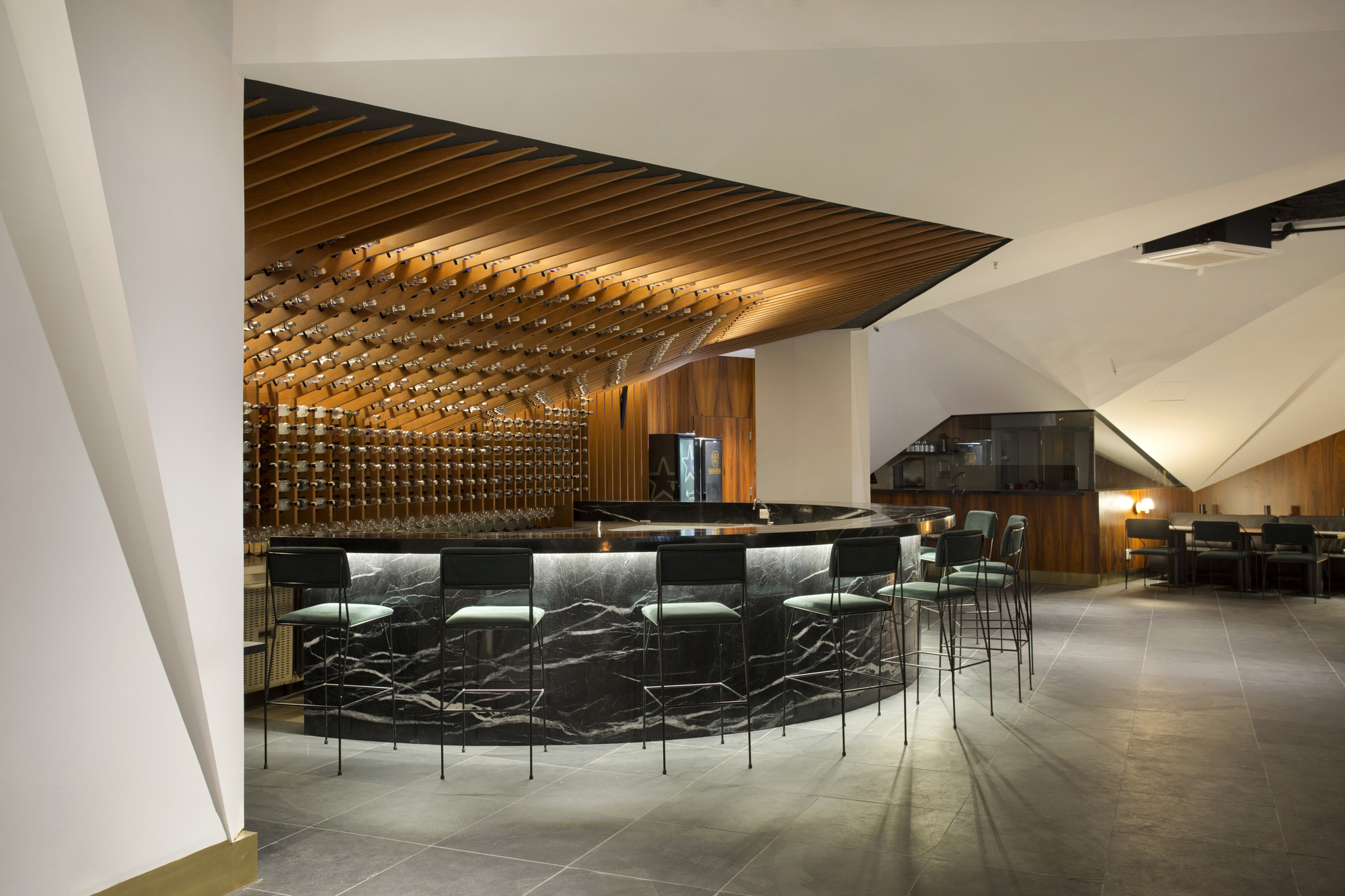 Galeria de Standard Dining Club / Studio Otto Felix - 16
