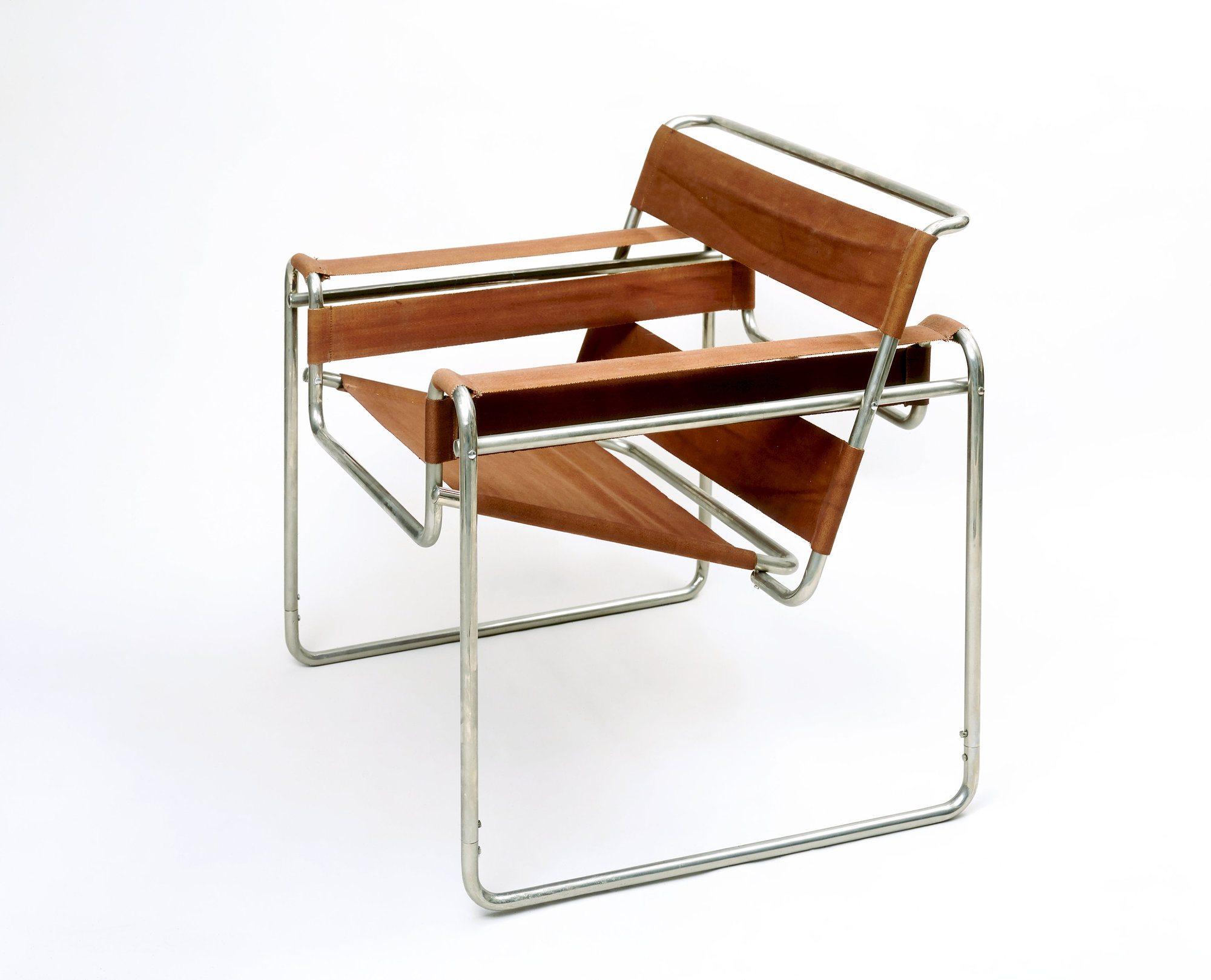 Gallery of "We Designed an Exhibition that Presents the Bauhaus in all ...