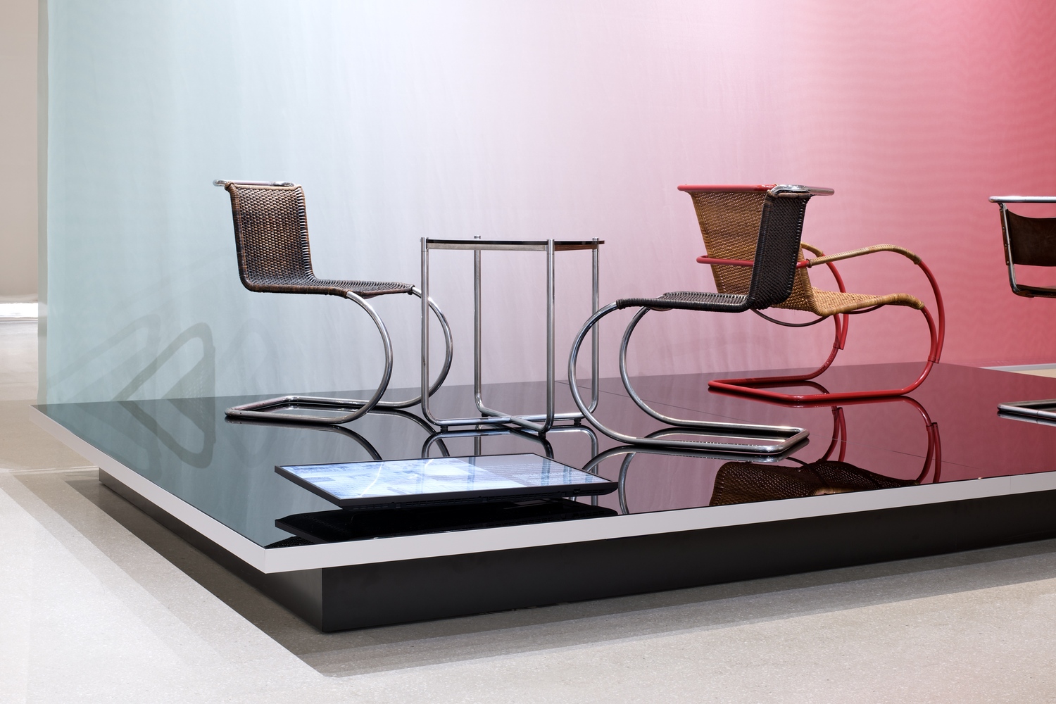 Gallery of "We Designed an Exhibition that Presents the Bauhaus in all ...