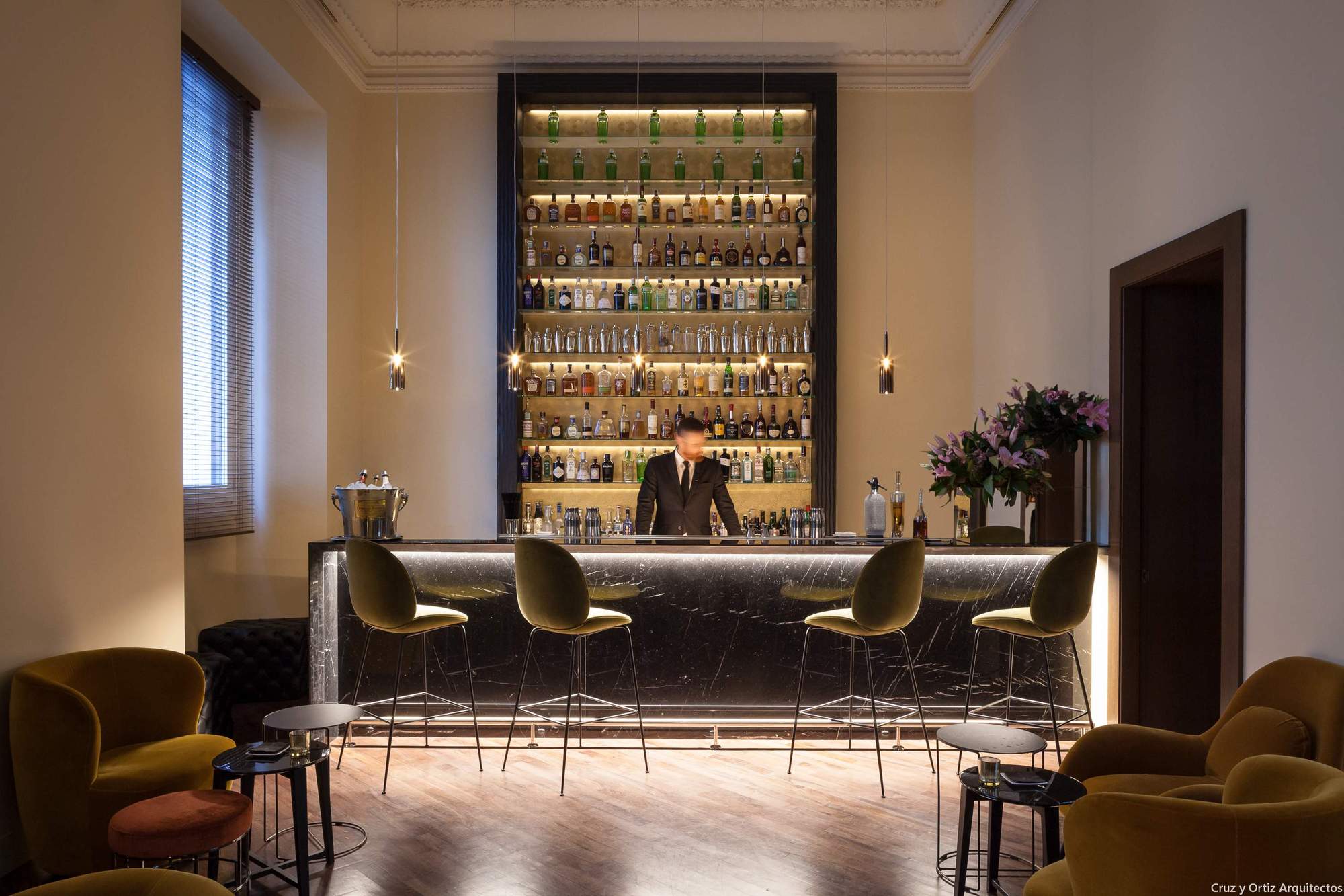 Gallery of Hotel Mercer 5* at Mansion Castelar / Cruz y Ortiz ...