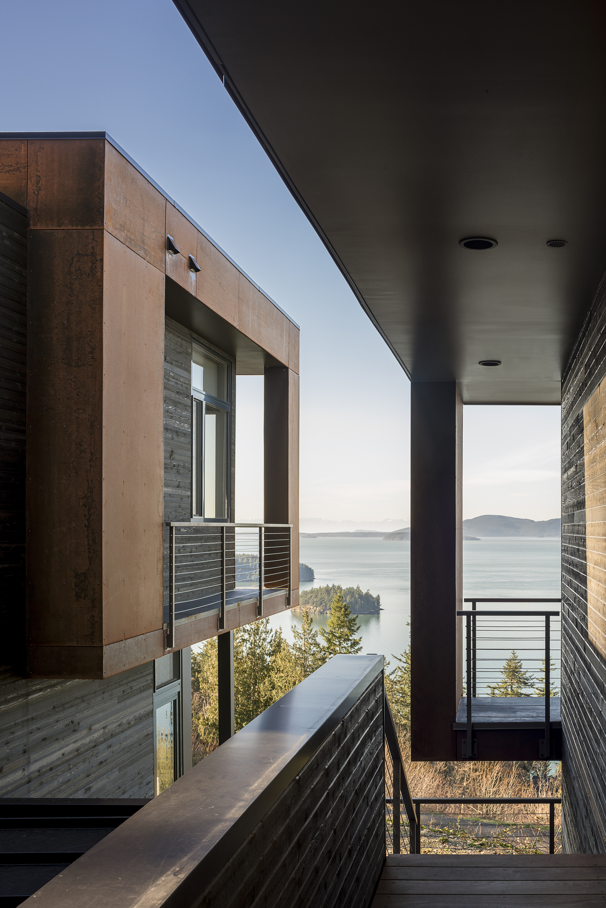 Gallery of House on the Cove / Stephenson Design Collective - 19