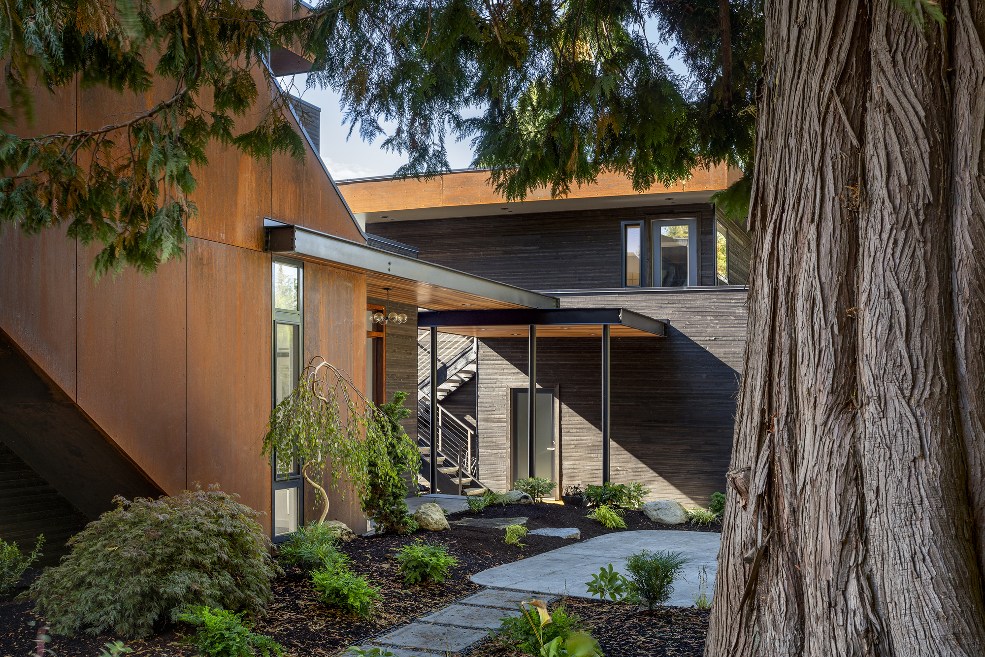 Gallery of House on the Cove / Stephenson Design Collective - 17