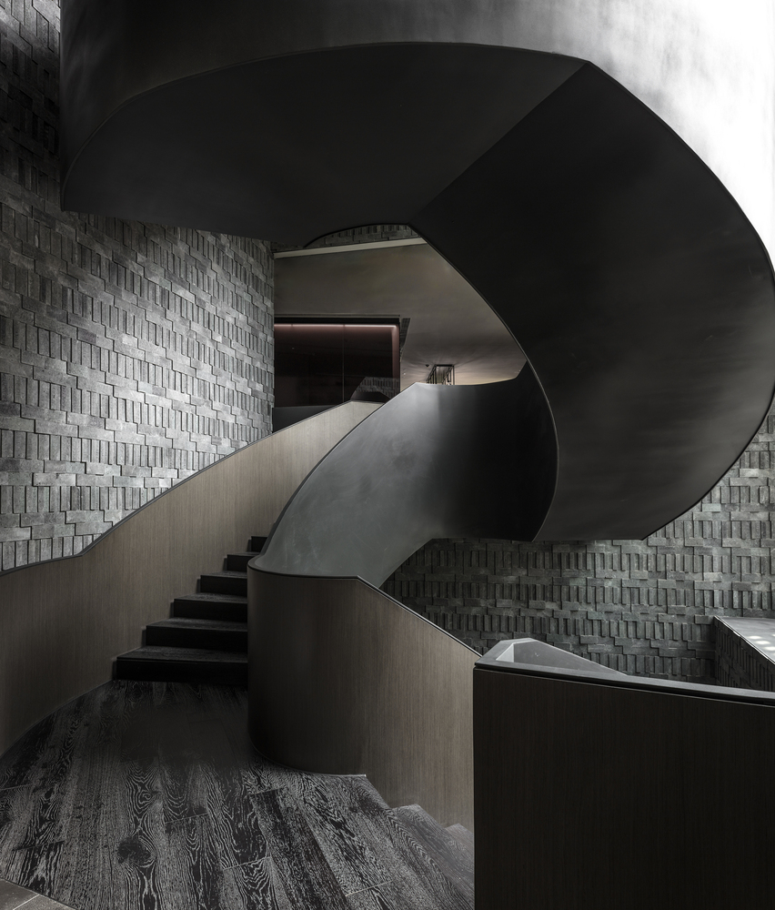 Gallery of The Middle House / Lissoni & Partners - 2