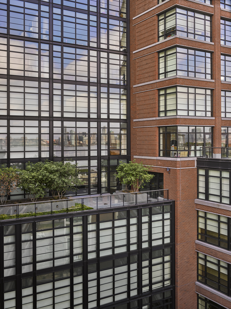 Gallery of 150 Charles Apartment Building / COOKFOX Architects - 25