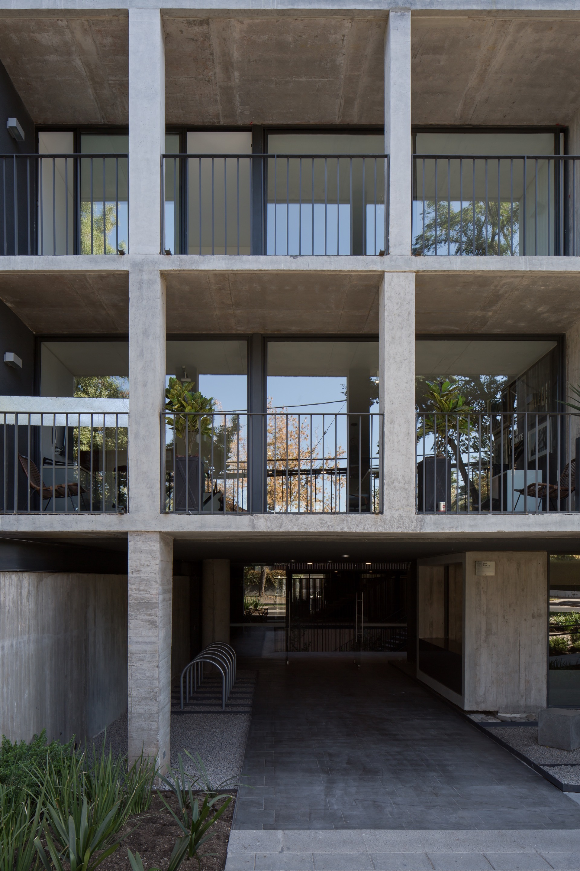 Galeria de Edifício Echeñique 46 / Talhouk + Arquitectos Asociados - 3