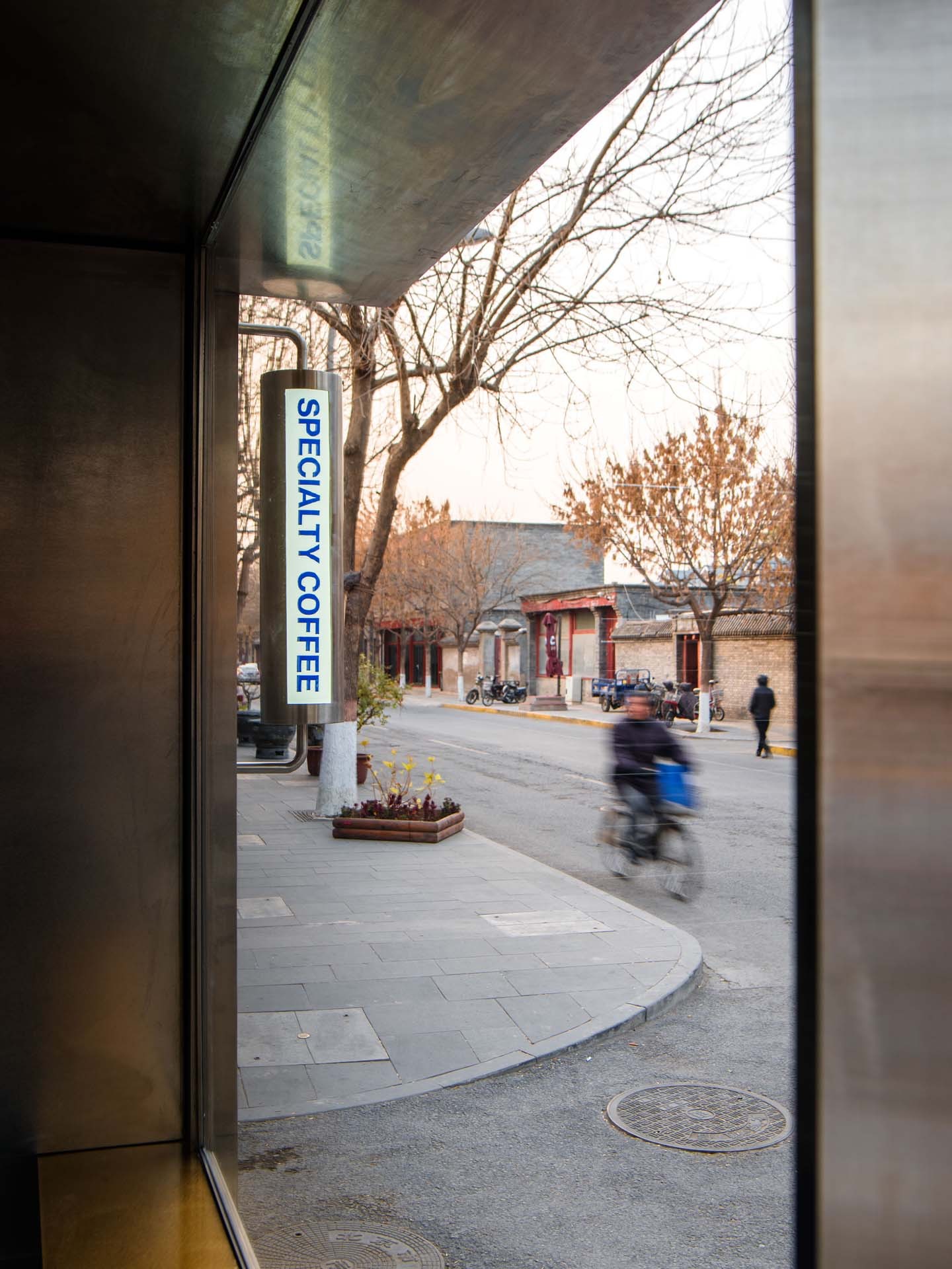 Gallery of BigSmall Coffee / designRESERVE - 16