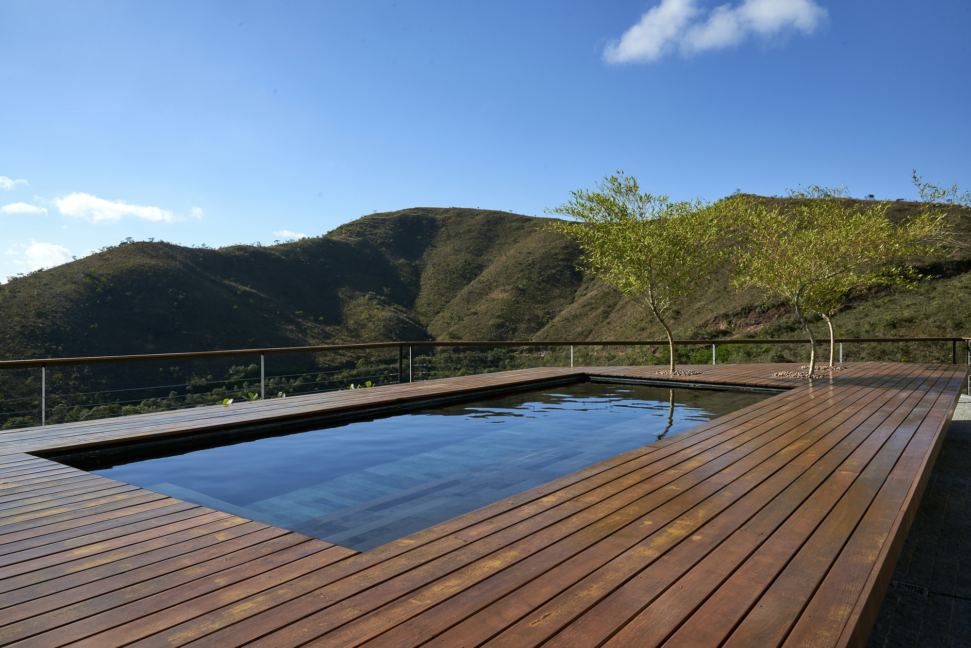 Gallery of Inclined Slab House / TETRO Arquitetura - 25