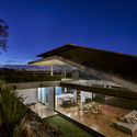 Inclined Slab House / TETRO Arquitetura | ArchDaily