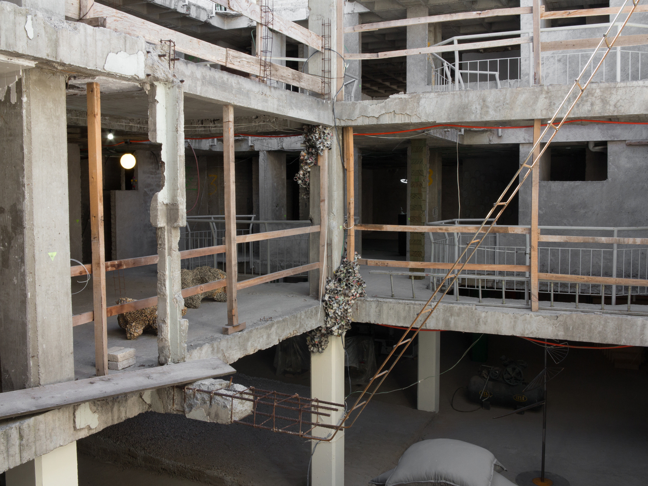 Galería de 16 instalaciones efímeras diseñadas por arquitectas y ...