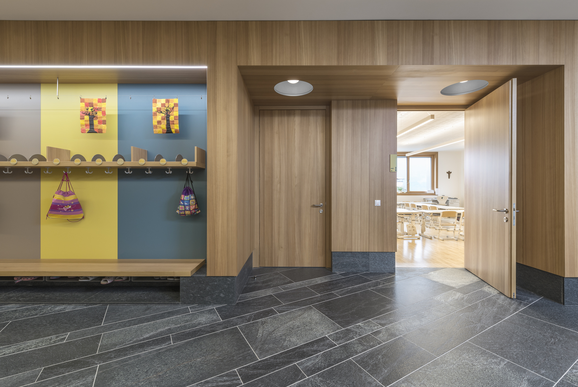 Gallery of School Complex and Multipurpose Hall / MoDusArchitects - 13