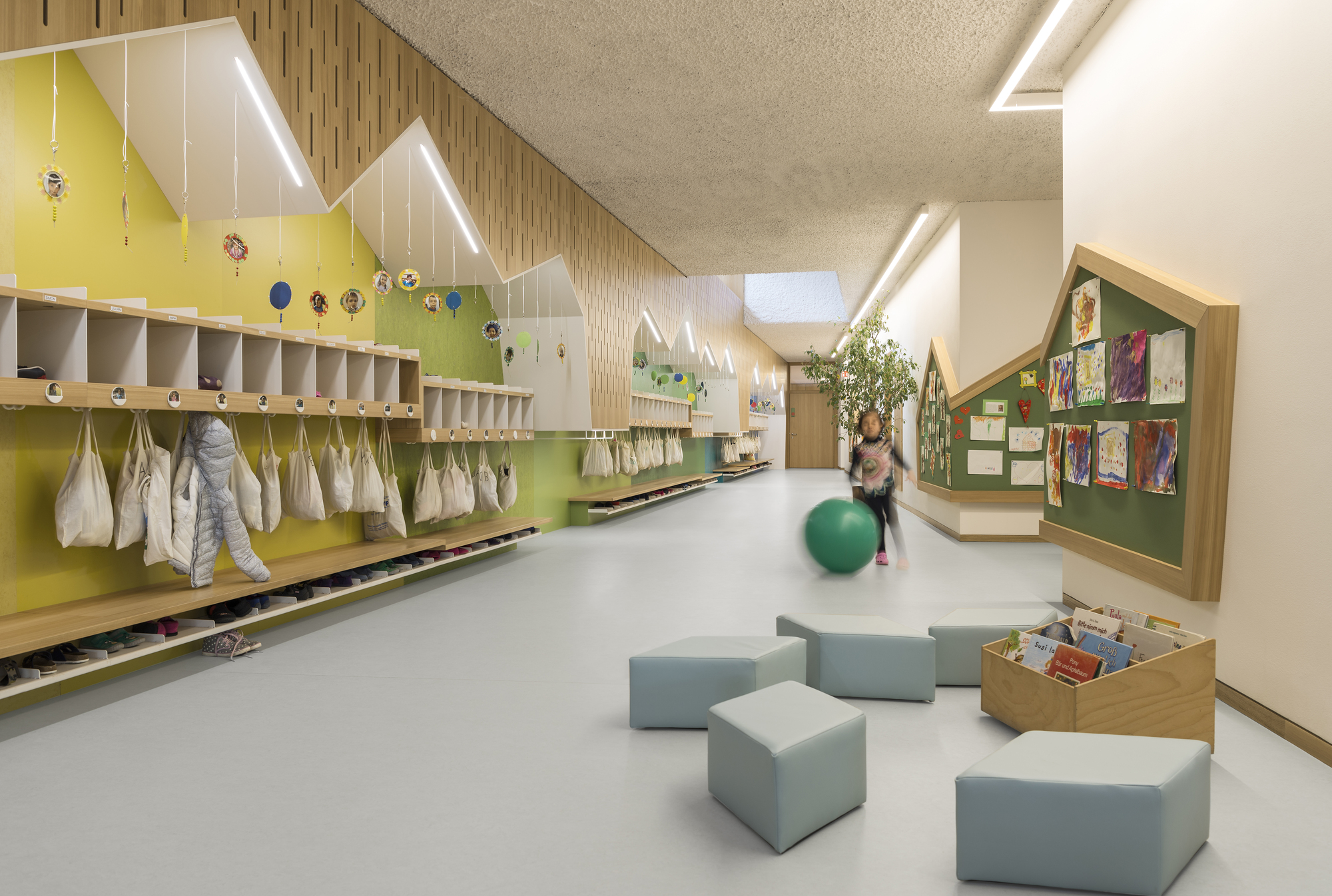 Gallery of School Complex and Multipurpose Hall / MoDusArchitects - 12