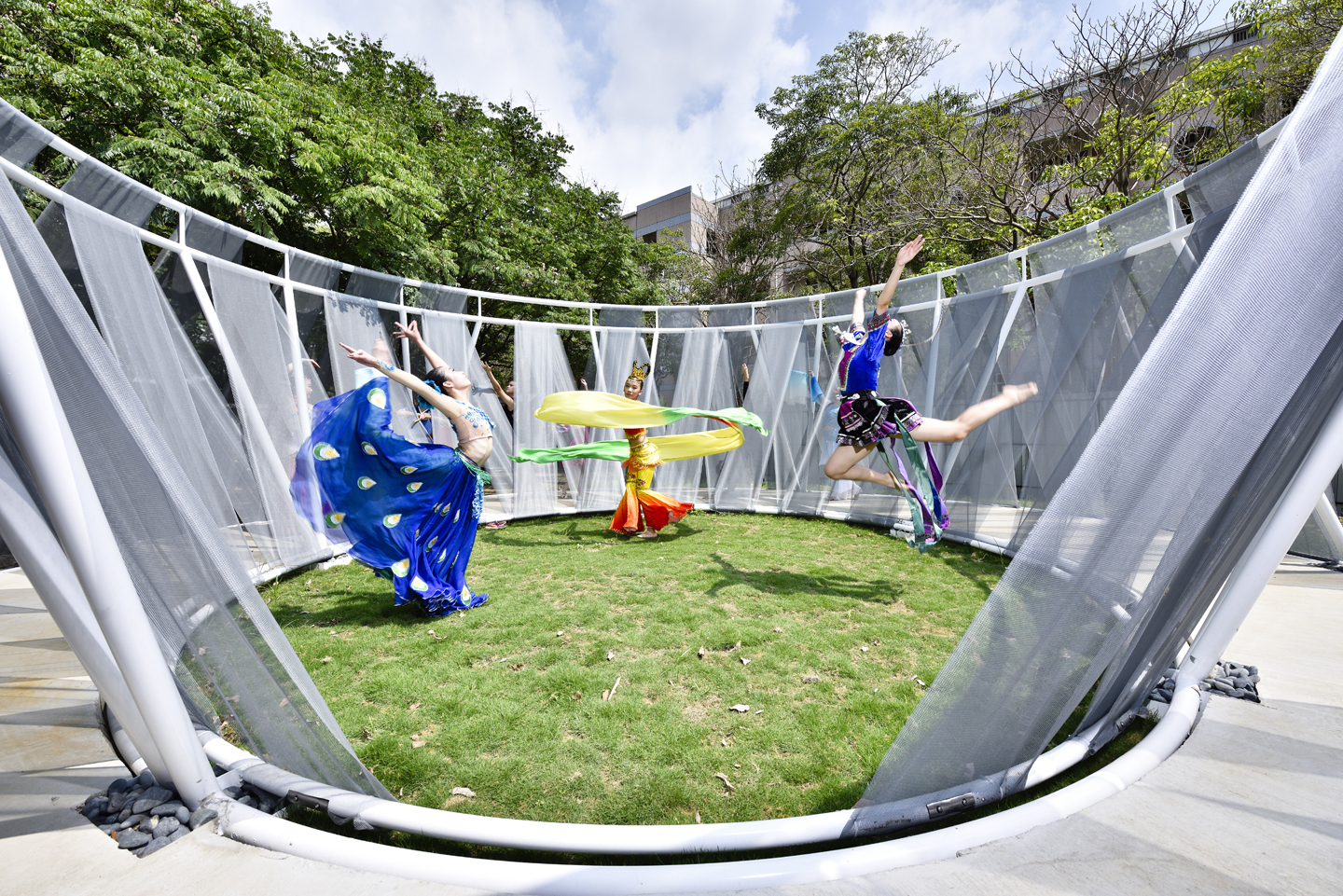 Gallery of Circular Amphitheatre / NONETOTEN DESIGN LAB - 5