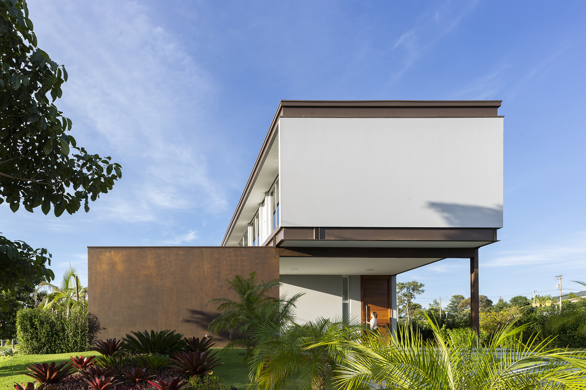 BT House / Taguá Arquitetura | ArchDaily