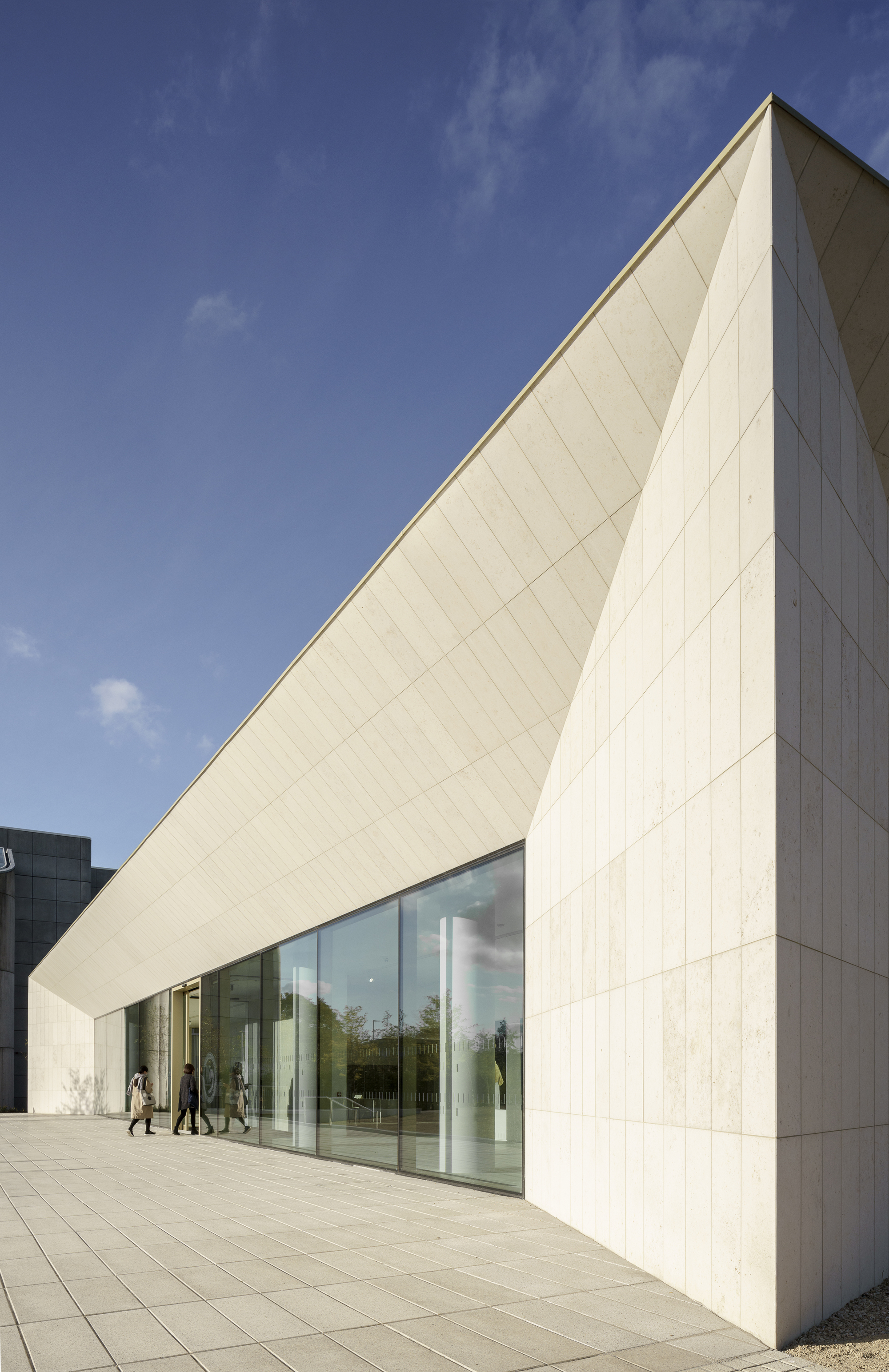 Gallery of Confucius Institute at UCD Belfield Campus / Robin Lee ...