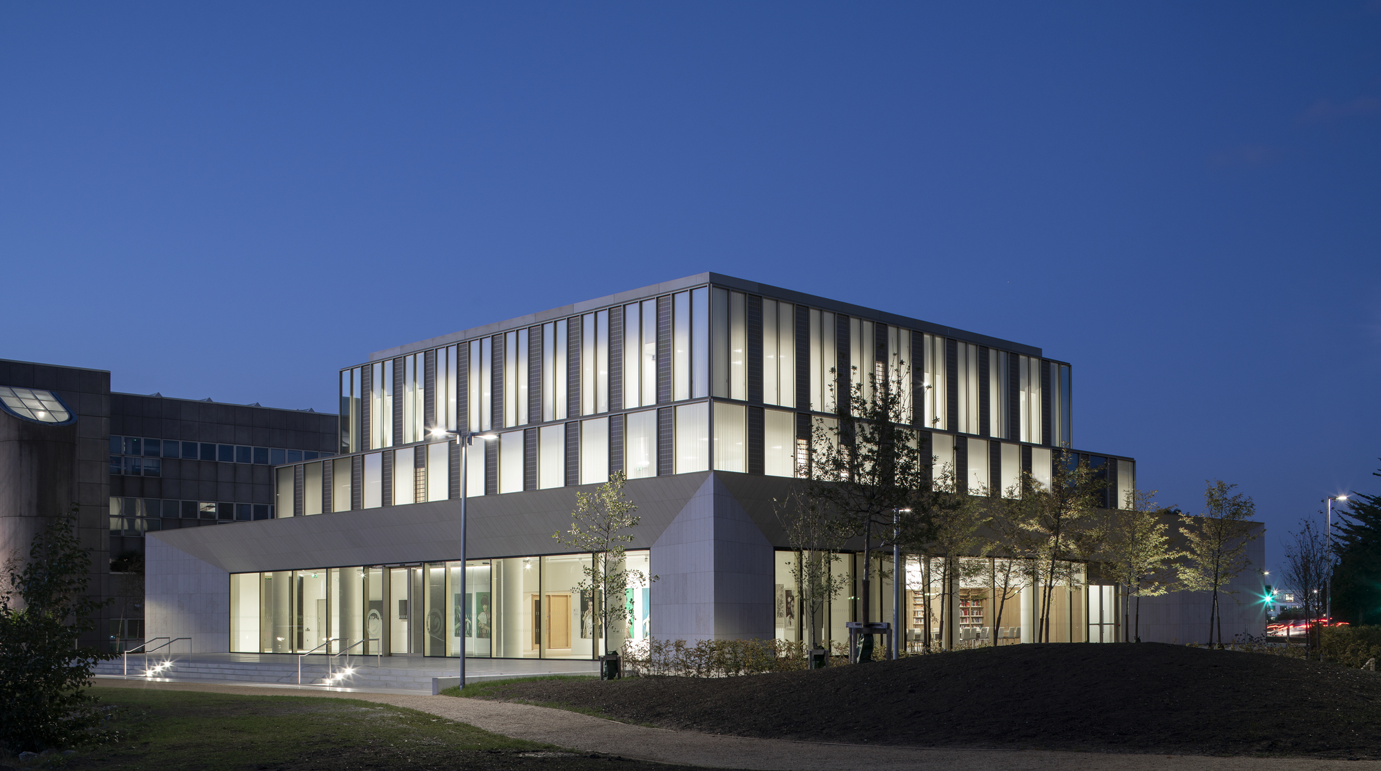 Gallery of Confucius Institute at UCD Belfield Campus / Robin Lee ...