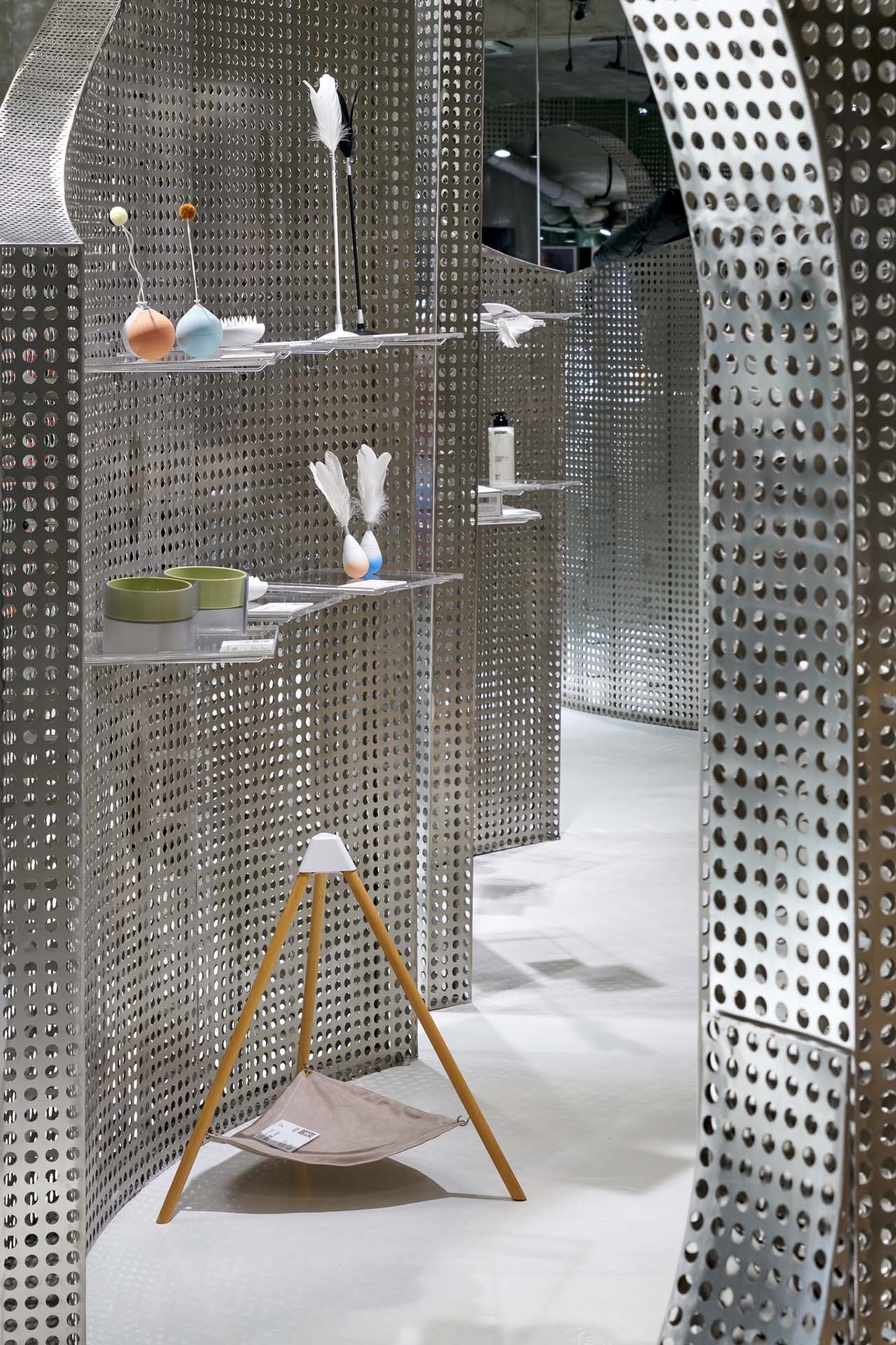 Gallery of The Animal Backbone / I.F.S.E. SPACE CREATIVE LAB - 17