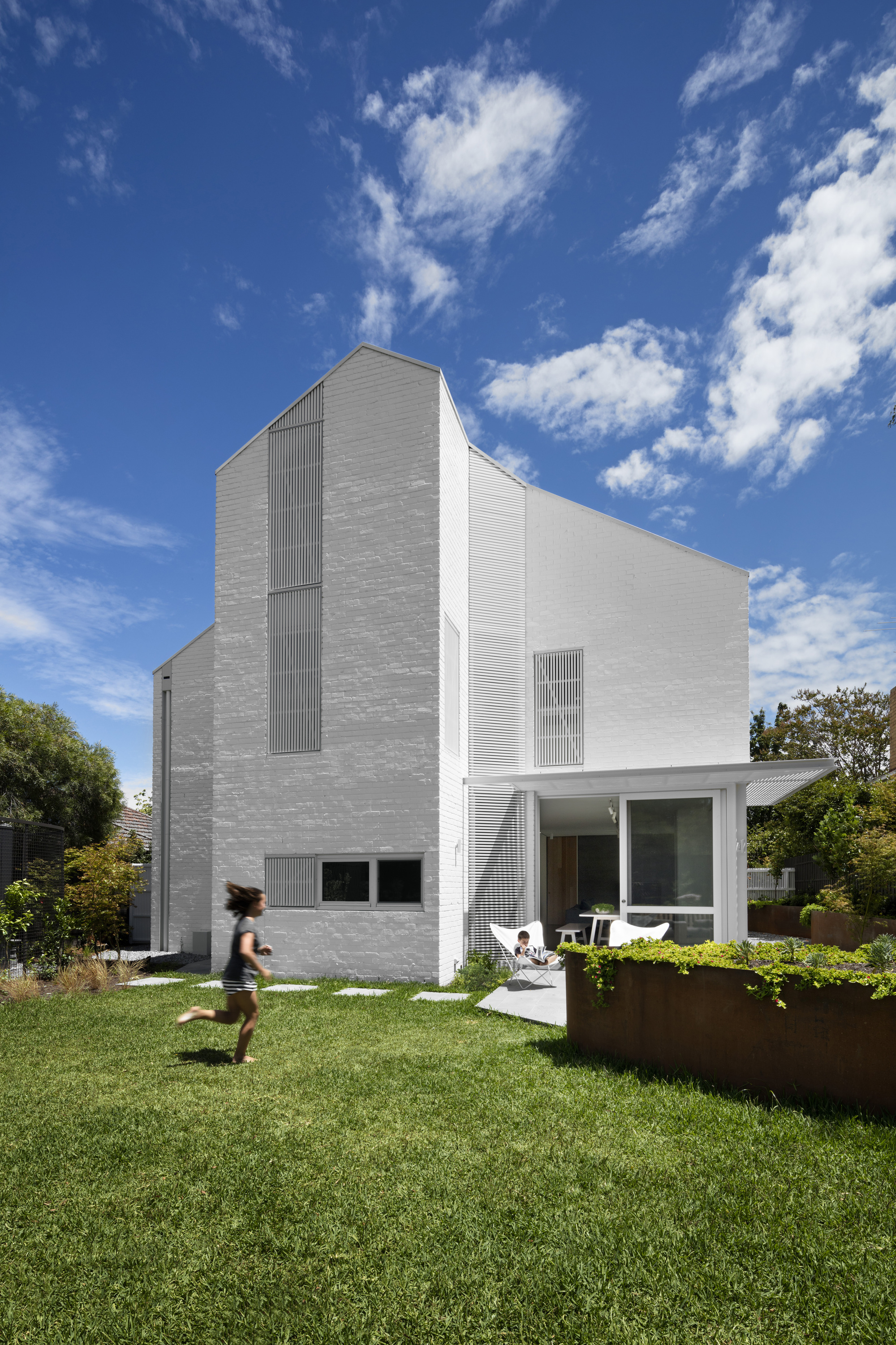 Gallery of Halo House / Breathe Architecture - 7