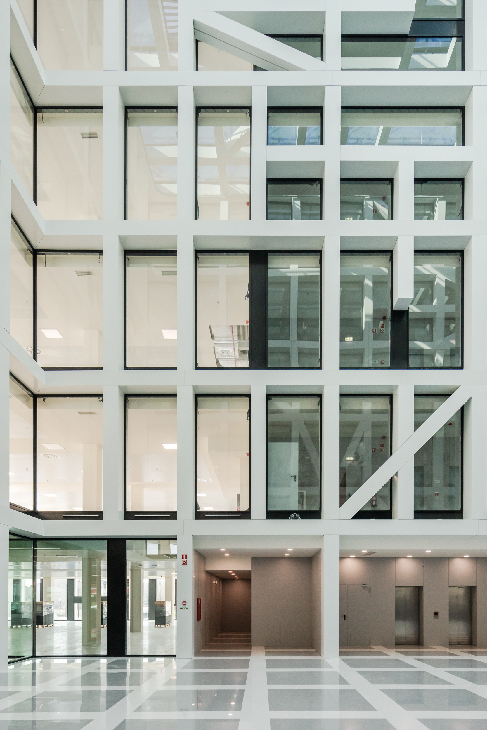 Gallery of Urbo Business Centre / Nuno Ferreira Capa | arquitectura e ...