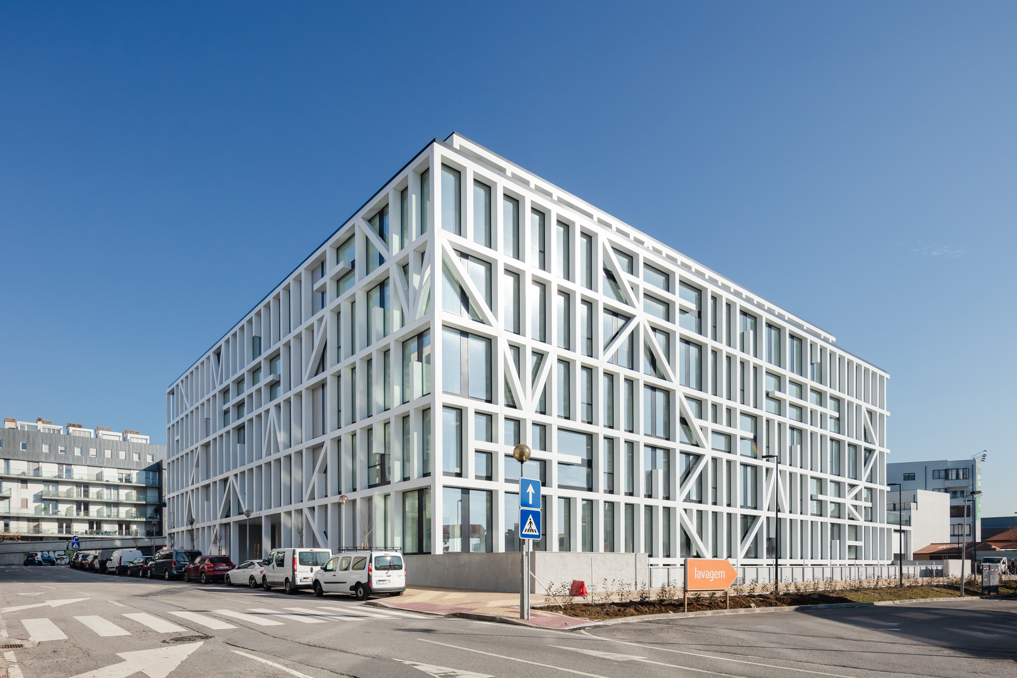 Gallery of Urbo Business Centre / Nuno Ferreira Capa | arquitectura e ...