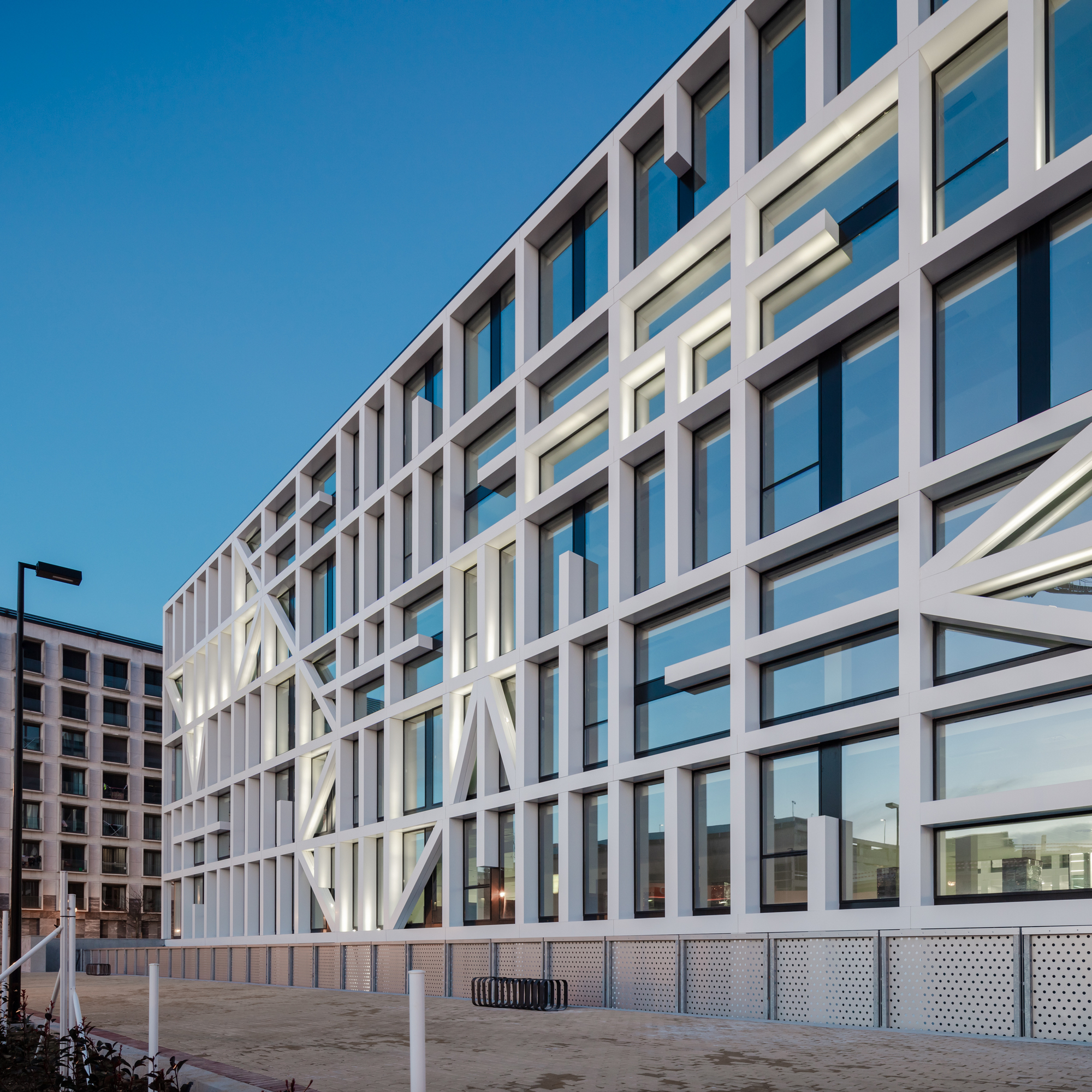 Gallery of Urbo Business Centre / Nuno Ferreira Capa | arquitectura e ...