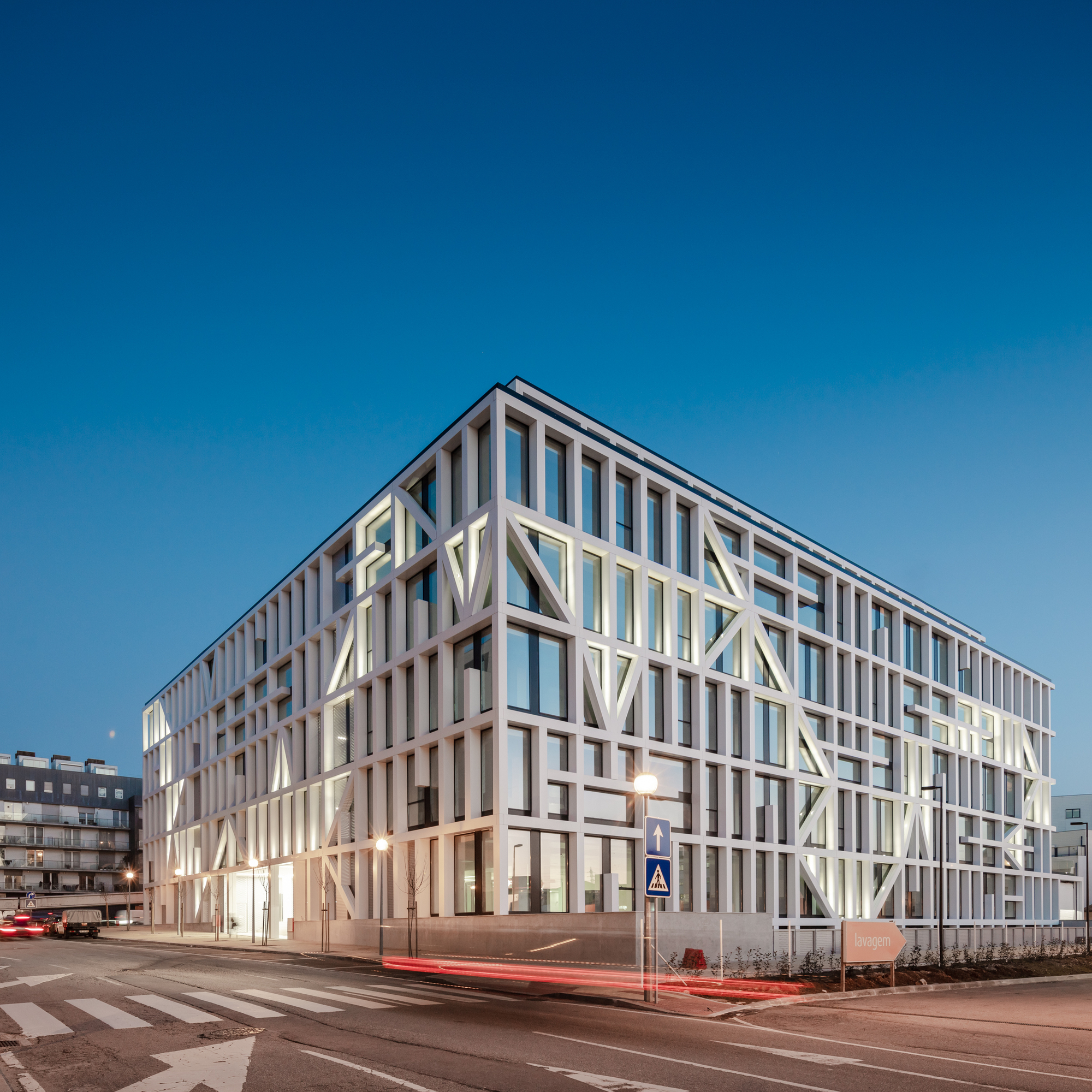 Gallery of Urbo Business Centre / Nuno Ferreira Capa | arquitectura e ...