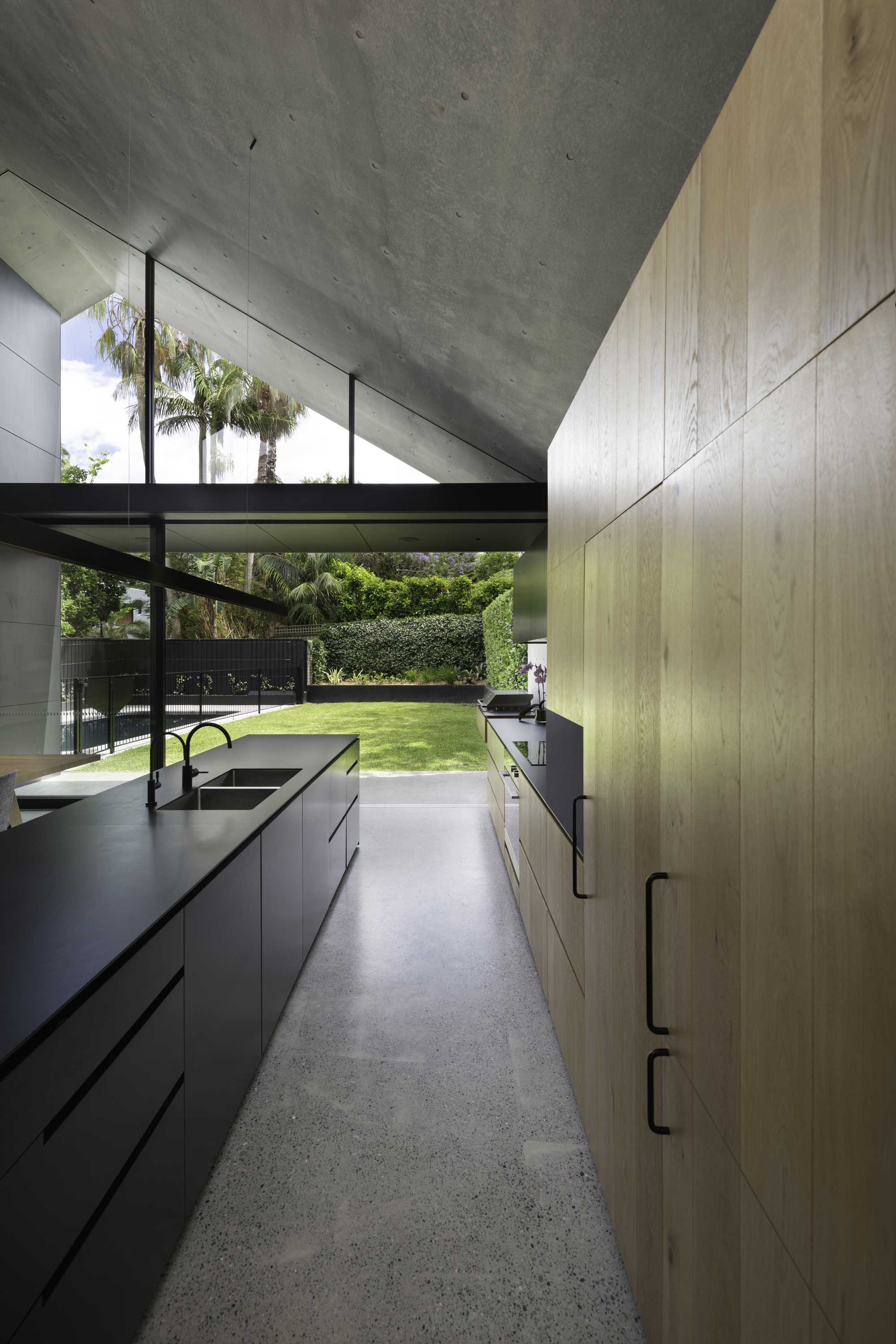 Galeria de Casa Extrudada / MCK Architecture & Interiors - 8