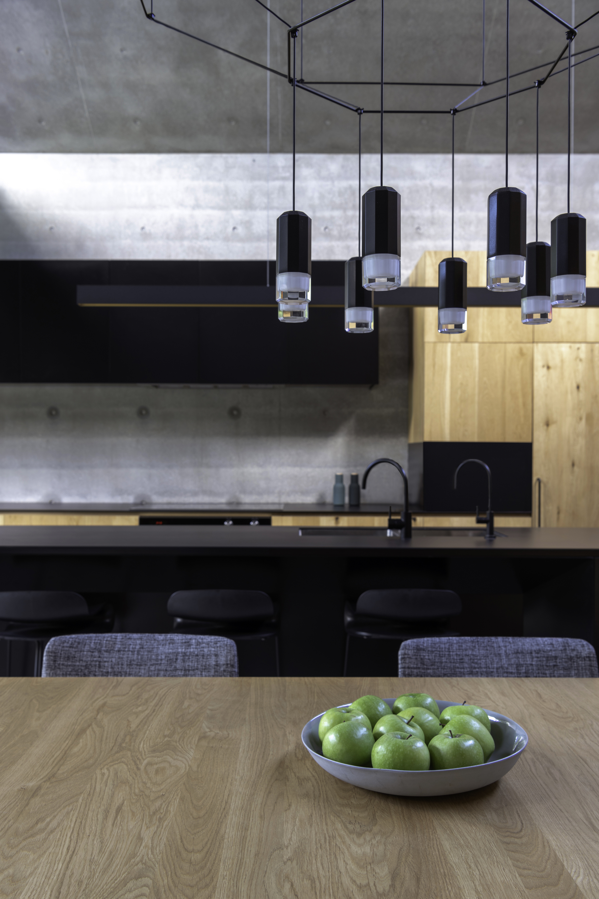 Gallery of Extruded House / MCK Architecture & Interiors - 10