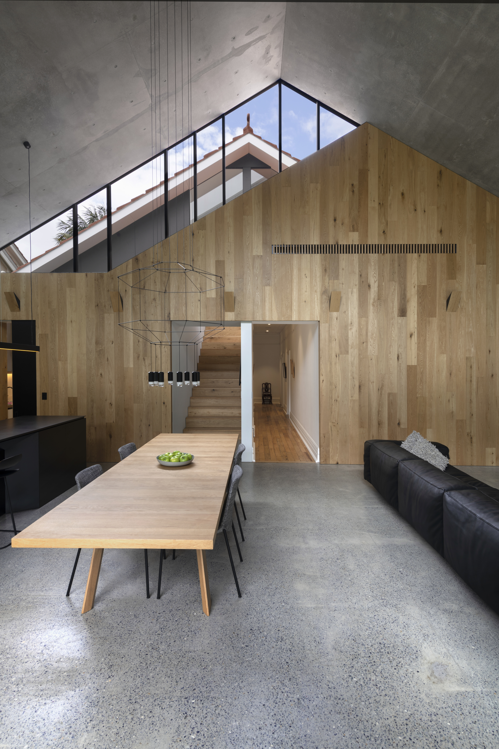 Gallery of Extruded House / MCK Architecture & Interiors - 9