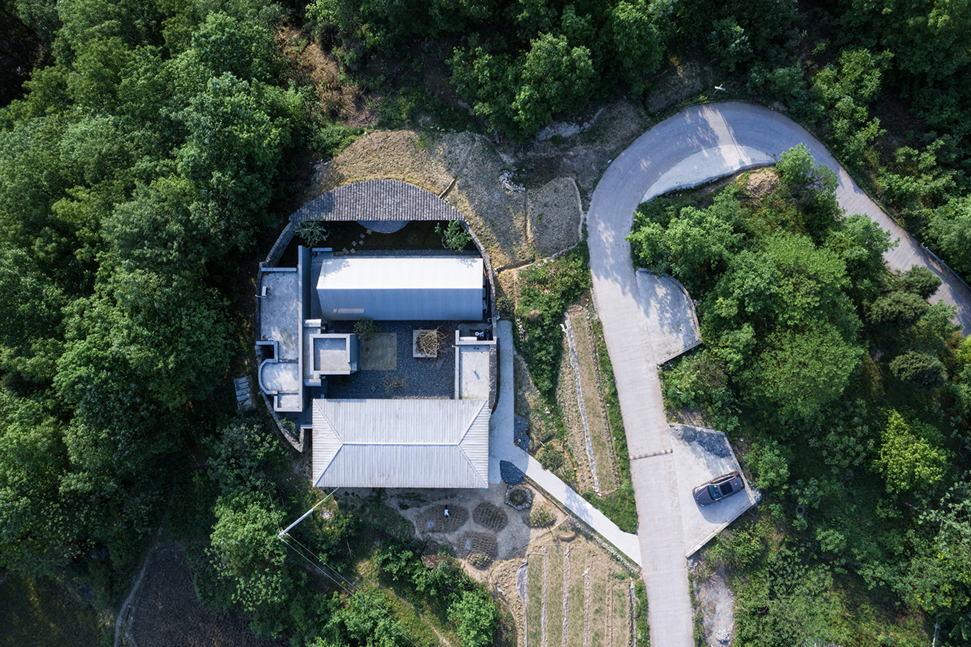 Gallery of Rain House / Describing Architecture Studio - 31