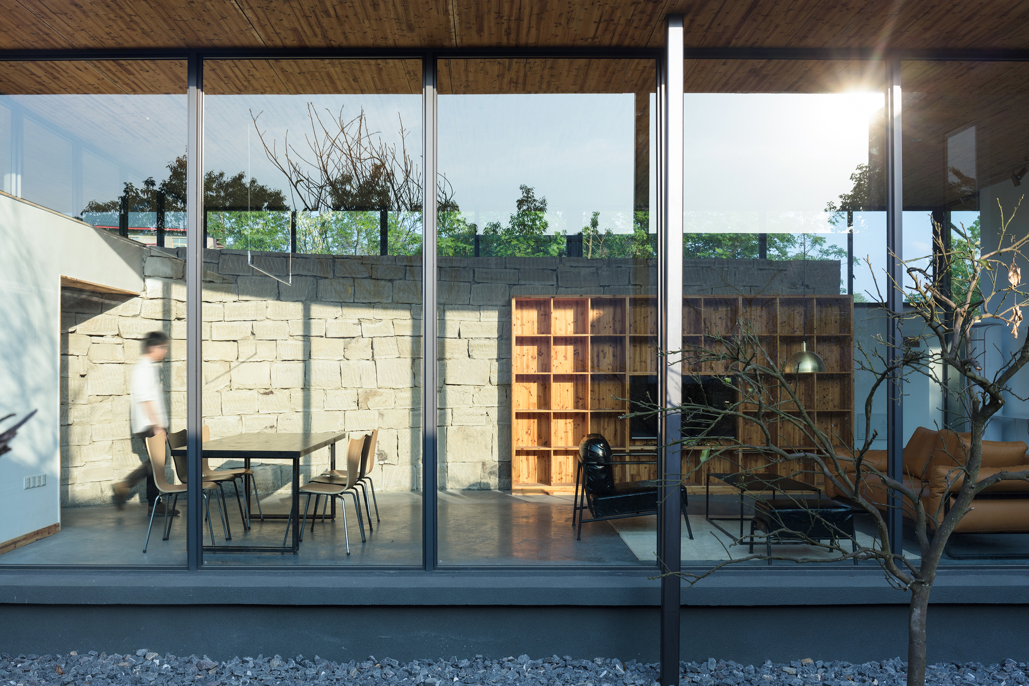 Gallery of Rain House / Describing Architecture Studio - 25