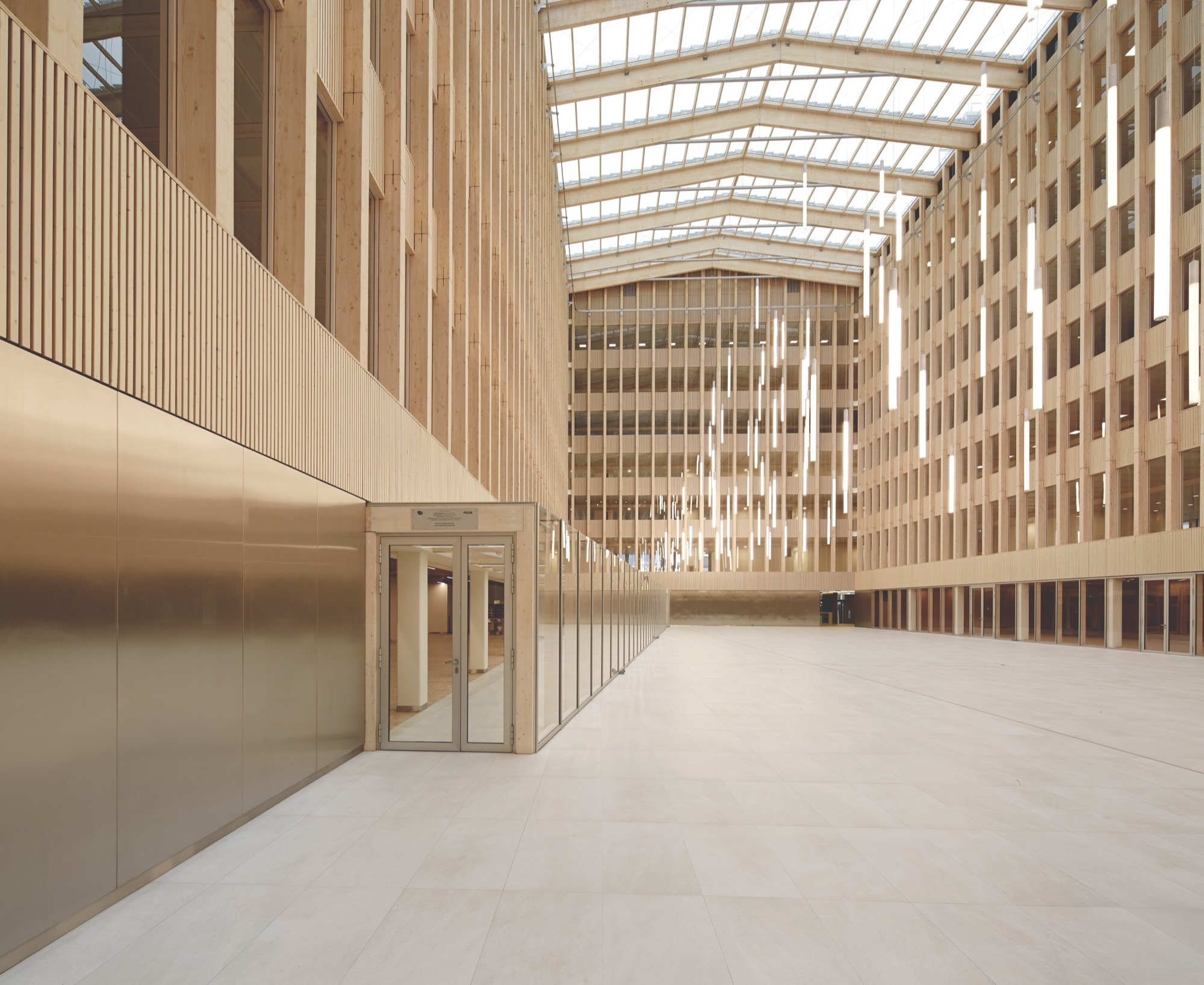 Gallery of Pulse Office Building & Restaurants / BFV ARCHITECTES - 11