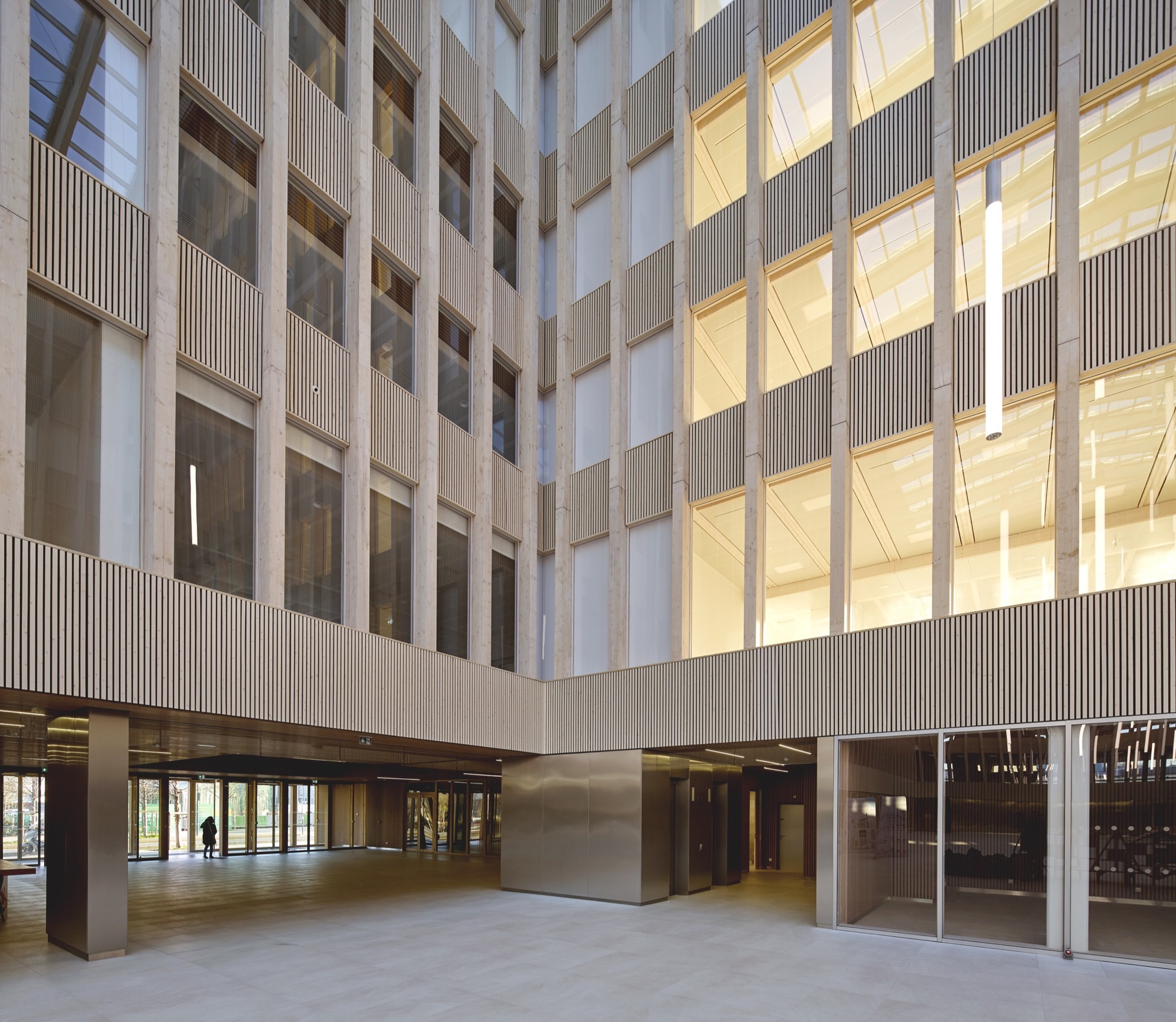 Gallery of Pulse Office Building & Restaurants / BFV ARCHITECTES - 10