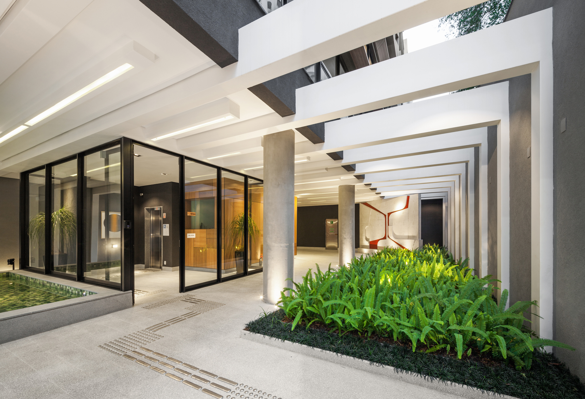 Gallery of Jade Building / FGMF - 17