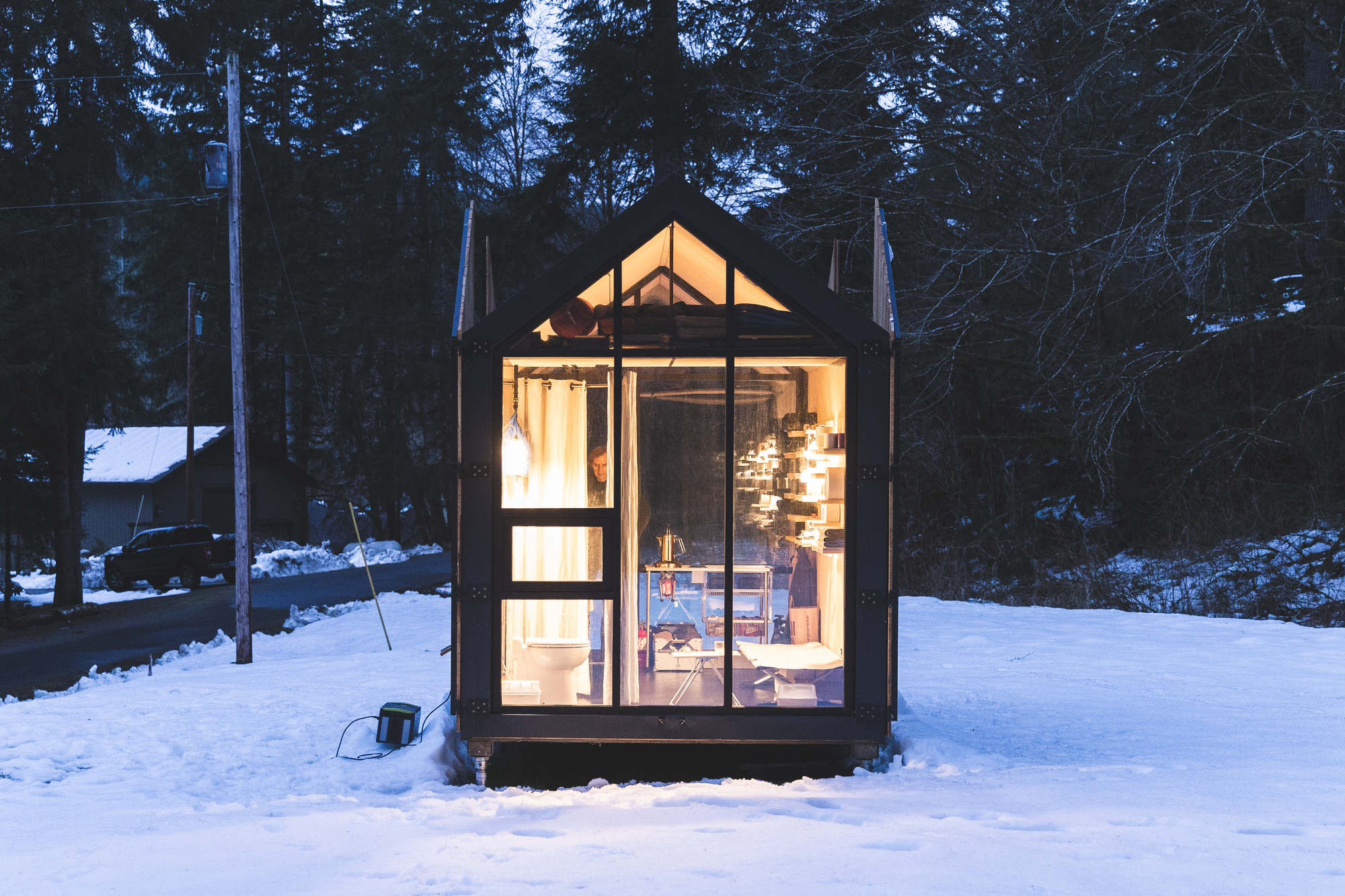 Gallery of Elliot Mono Cabin / Drop Structures - 5