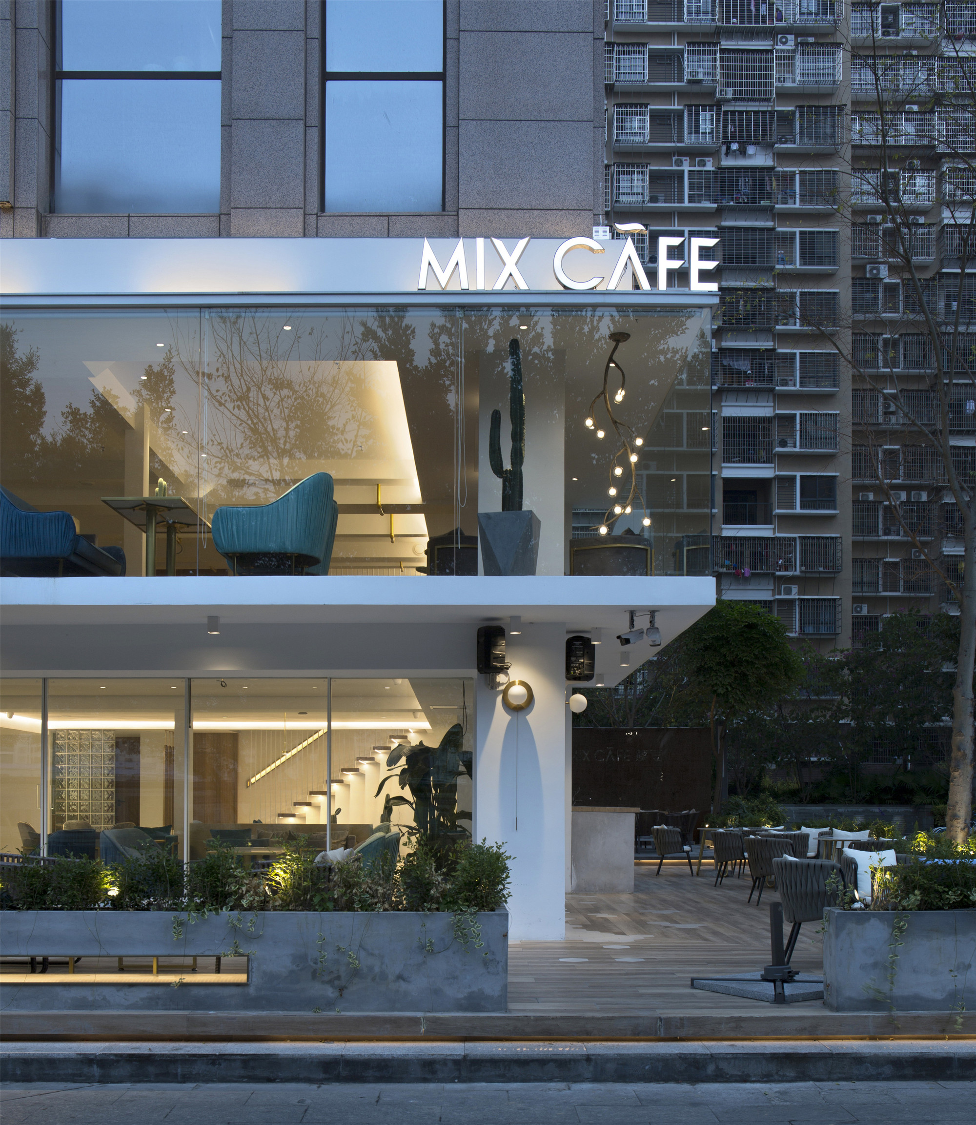 画廊 MIX CAFE 魔豆咖啡 / 之间设计 - 7