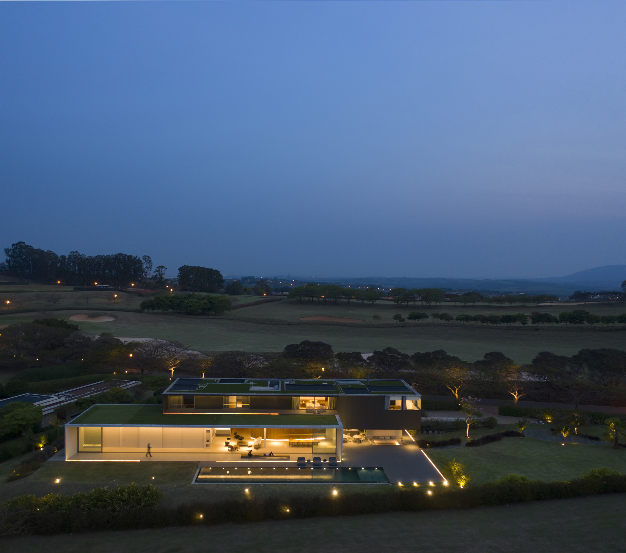 Gallery of JY House / Studio Arthur Casas - 43