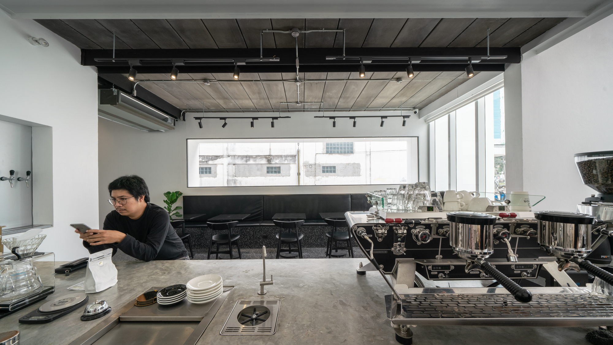 Gallery of Option Coffee Bar / TOUCH Architect - 10