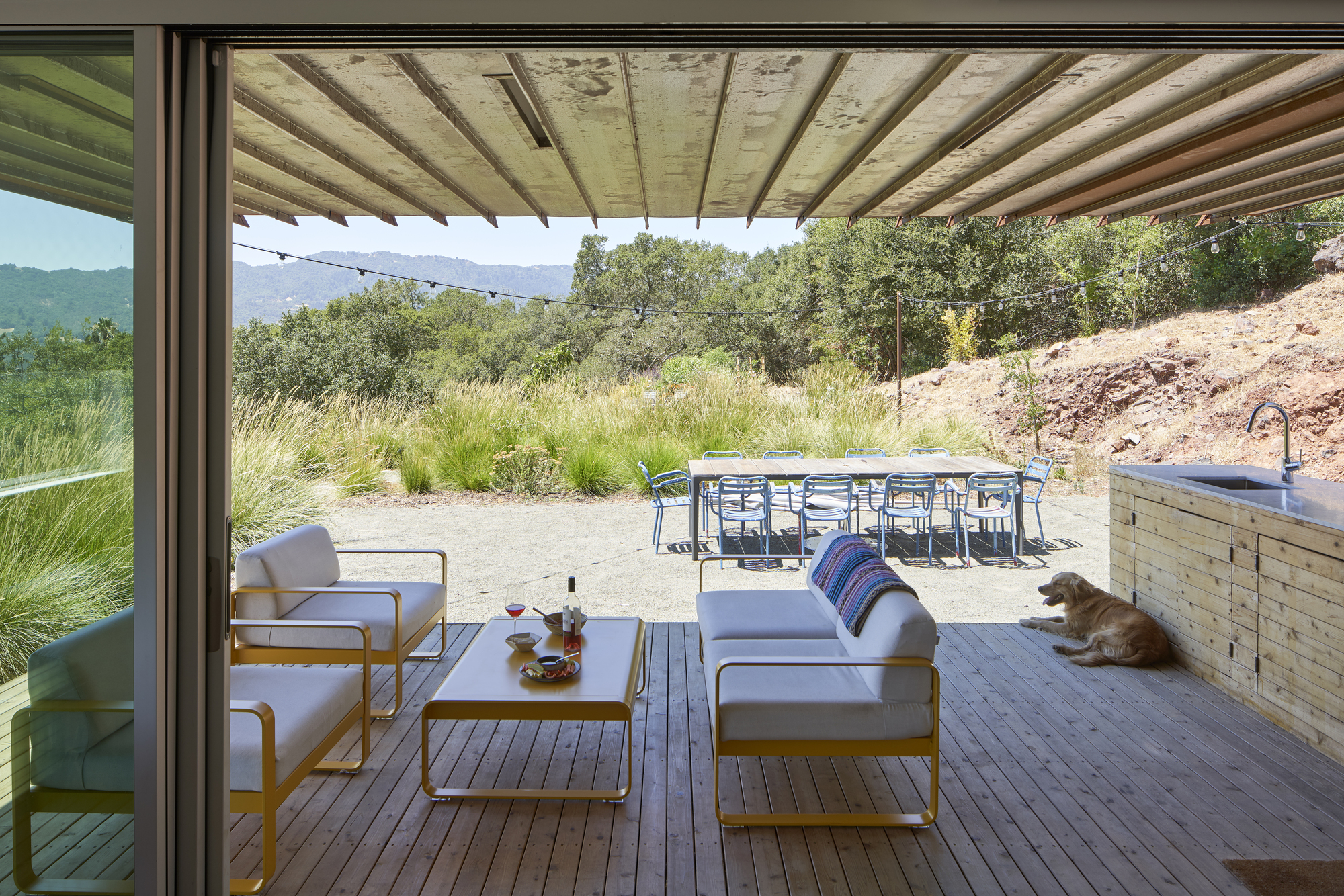 Gallery of Triple Barn House / Mork-Ulnes Architects - 10