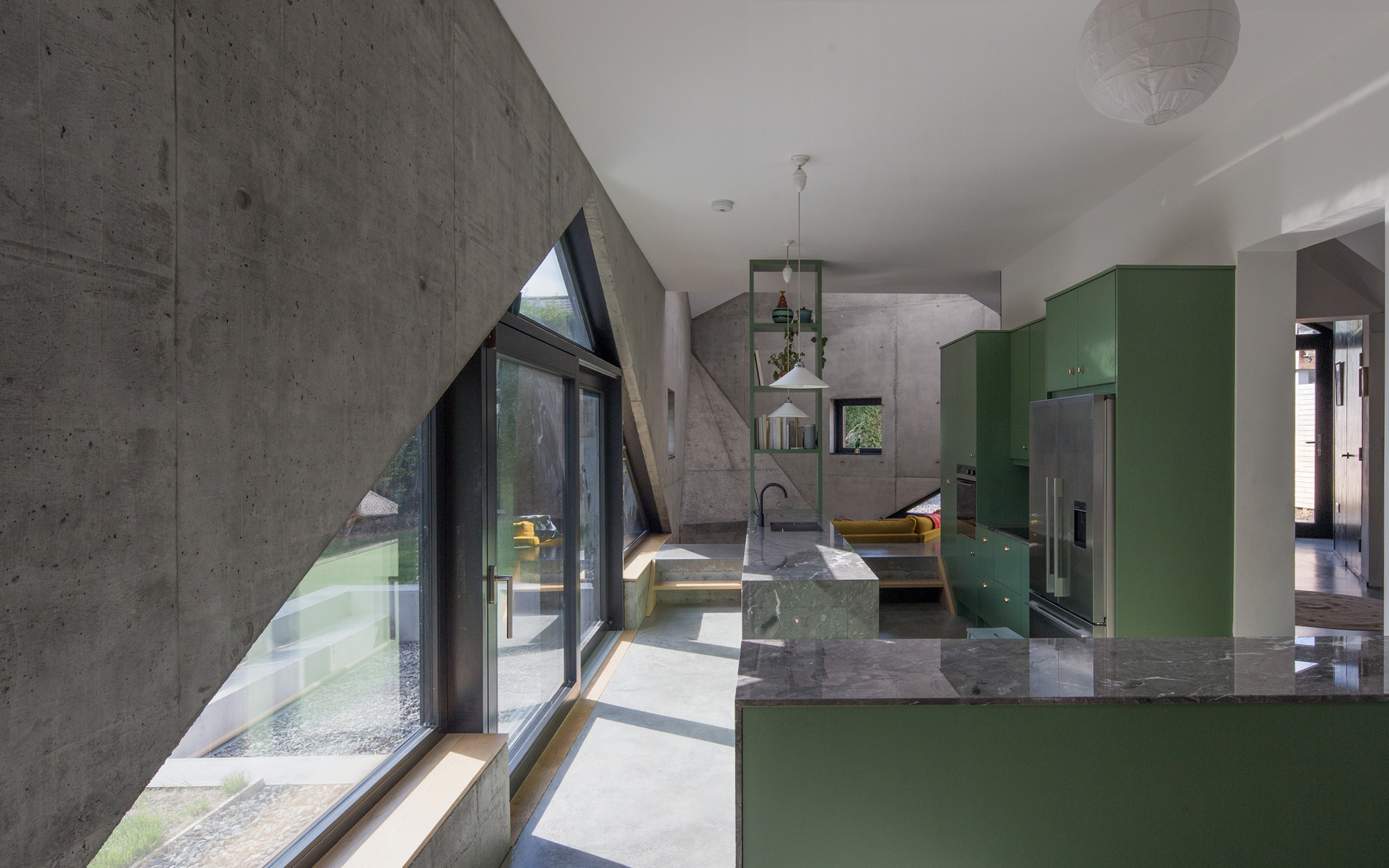 Gallery of Tri House / Urban Agency - 8