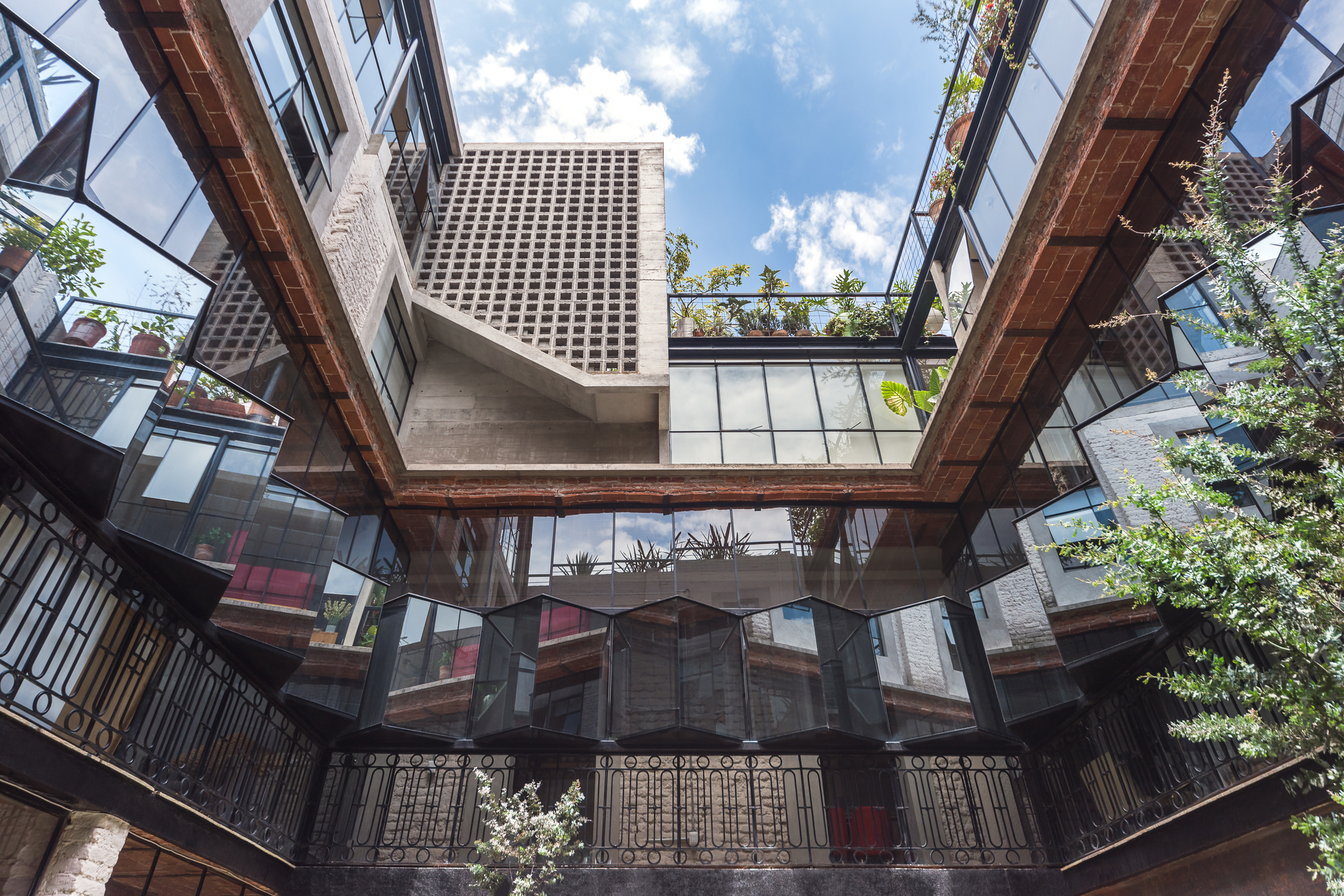 Galería de Edificio Lirio 7 / BAAQ' - 1