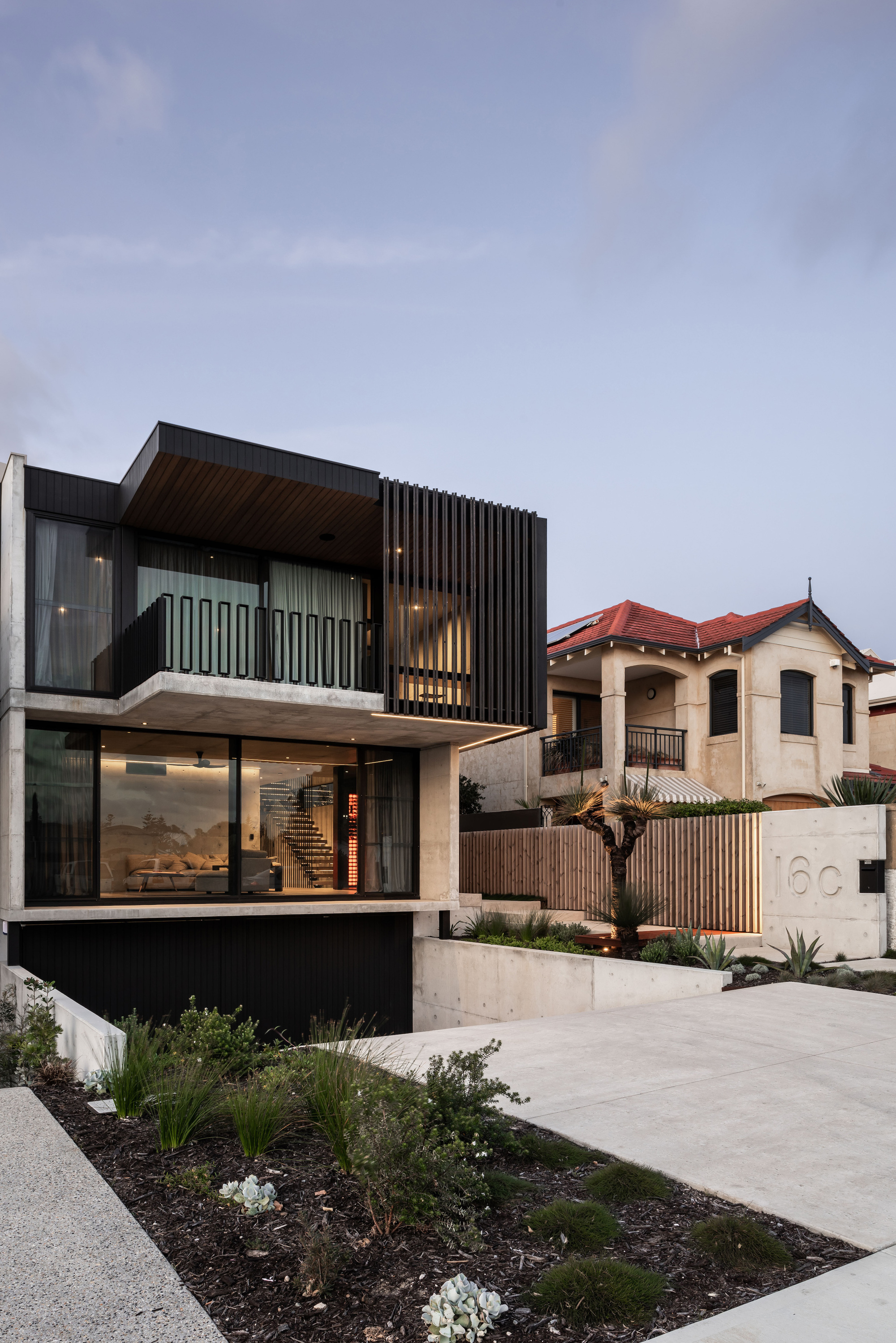 Gallery of Vodka Palace House / Marcus Browne architect - 11