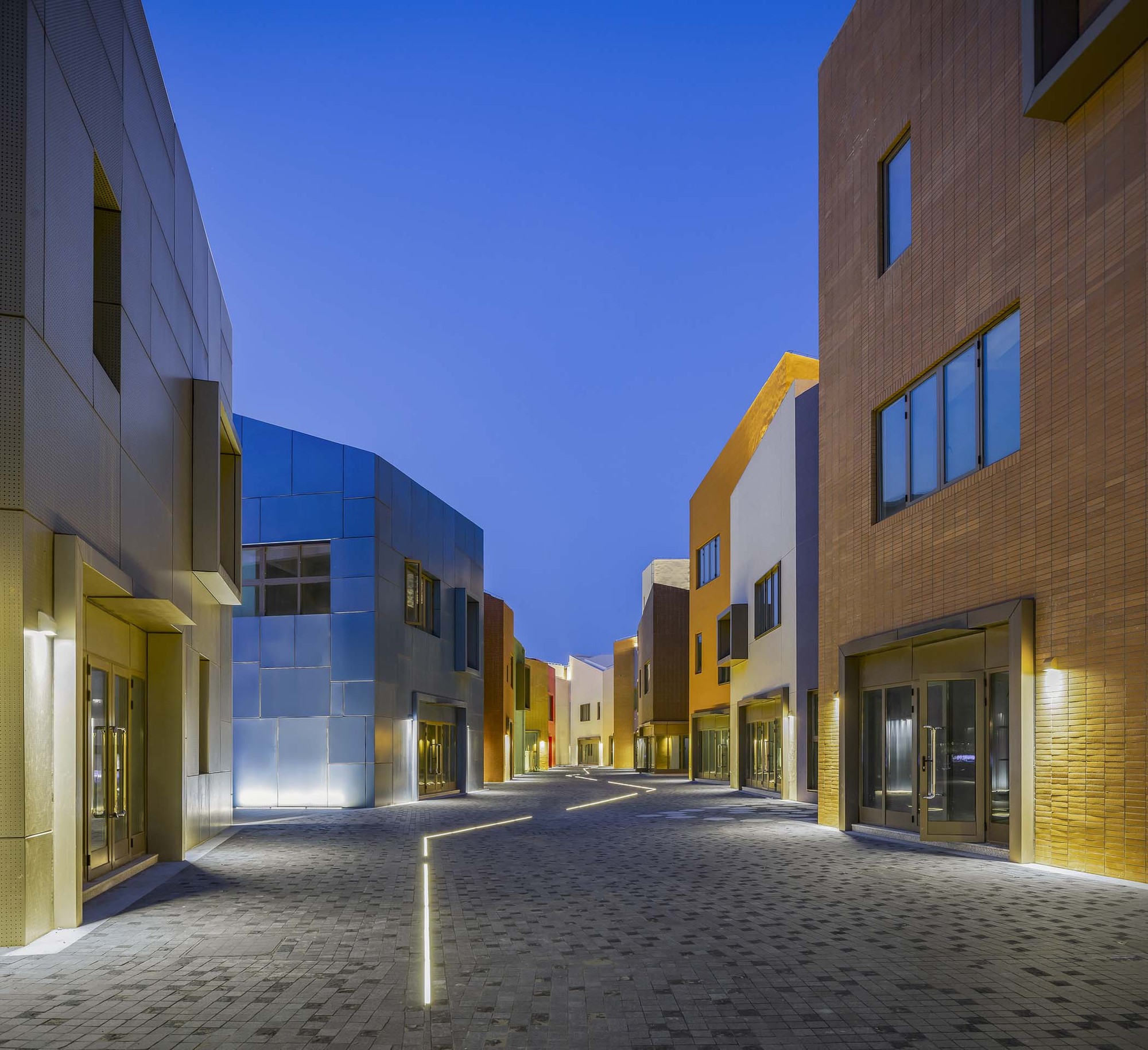 Gallery of LinGang New City Community Shopping Center / Shanghai ZF ...