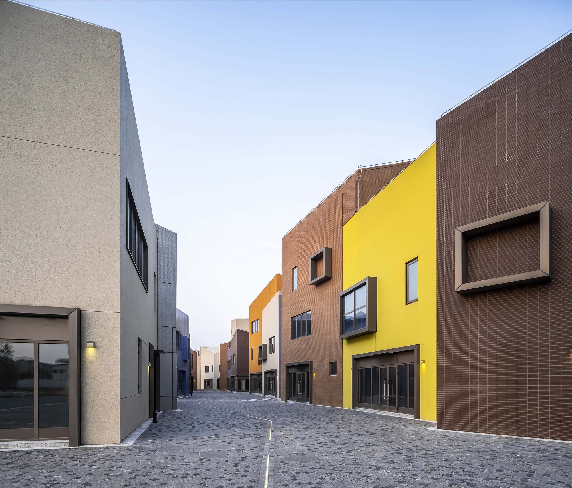 Gallery of LinGang New City Community Shopping Center / Shanghai ZF ...