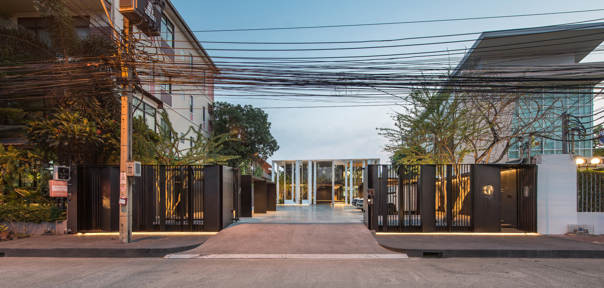 Gallery of Intelligent Building / Octane architect & design - 12