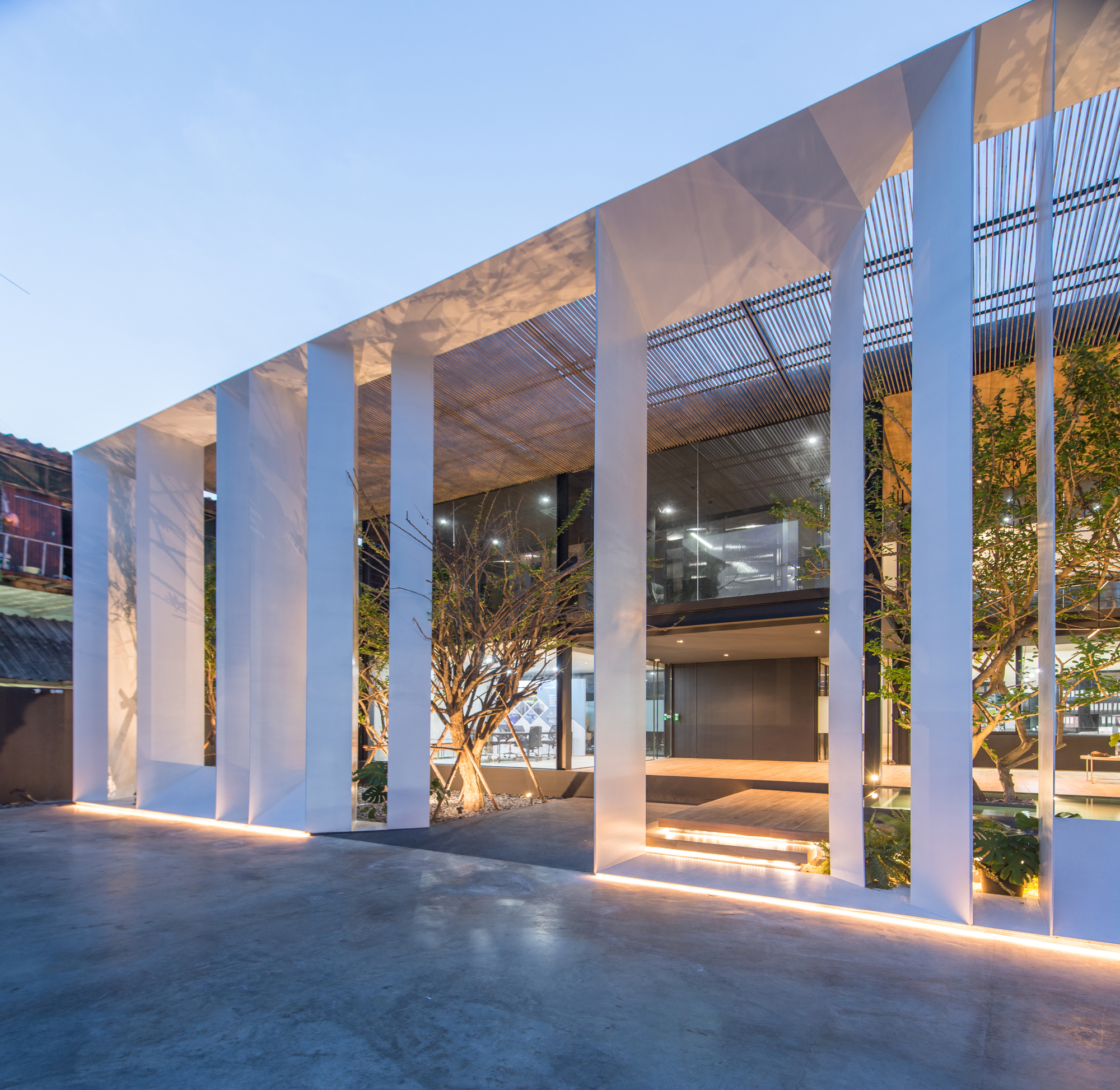 Gallery of Intelligent Building / Octane architect & design - 9