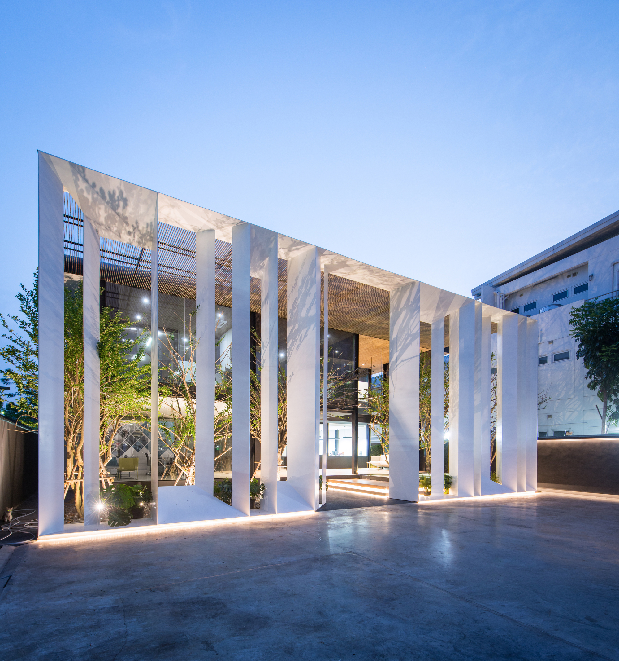 Gallery of Intelligent Building / Octane architect & design - 8