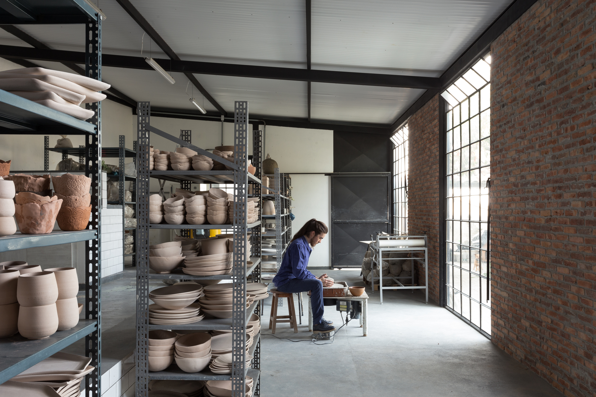 Gallery of The Ceramic Atelier / Gabriel Castro (MOBIO Arquitetura ...