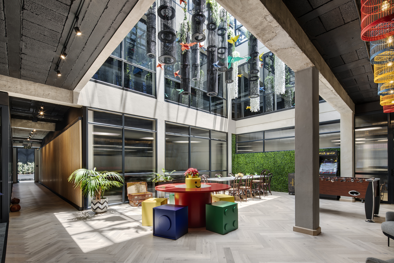 Gallery of 78 Corlett Drive Building / Daffonchio Architects - 8